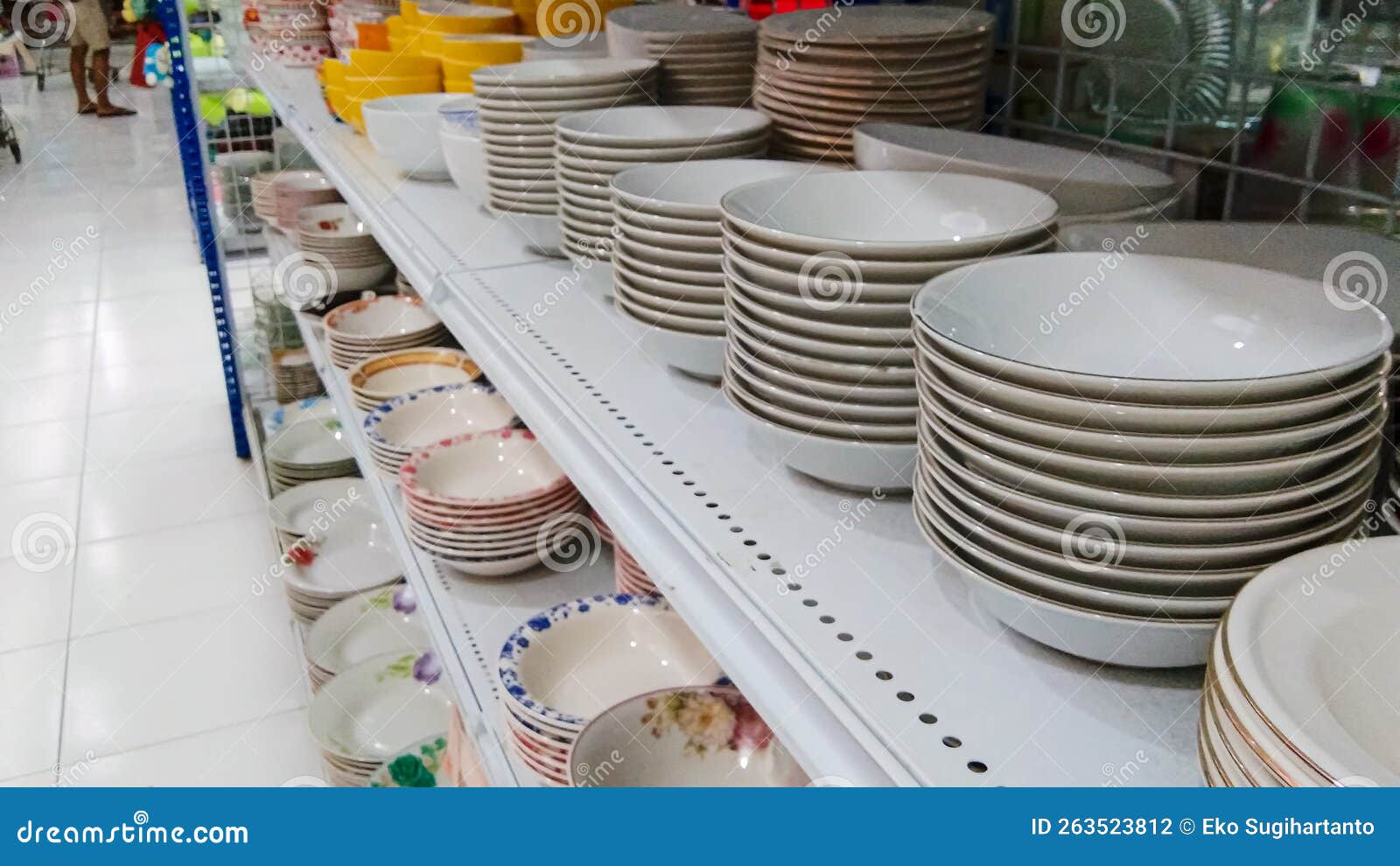 White Ceramic Plate Display in Convenience Store Editorial Photography ...