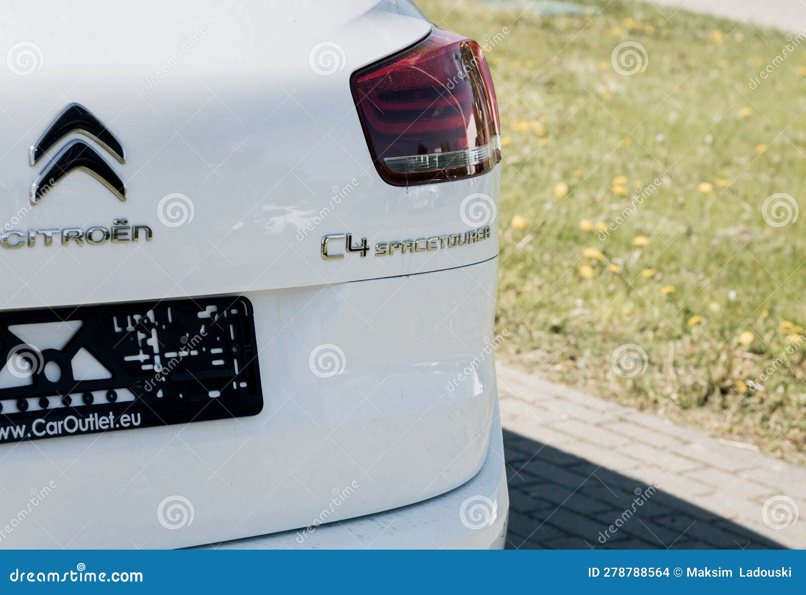 White Citroen C4 Spacetourer Editorial Stock Image - Image of white ...