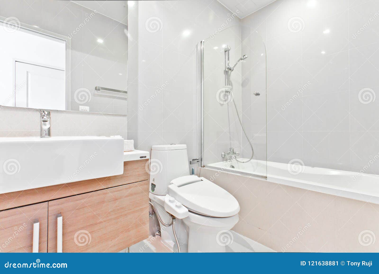 White clean bathroom stock image. Image of glass, house - 121638881