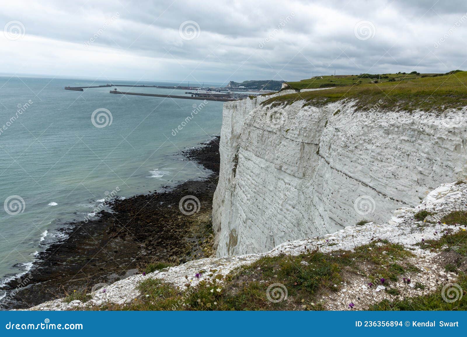 White Cliff of dover stock photo. Image of countryside - 236356894