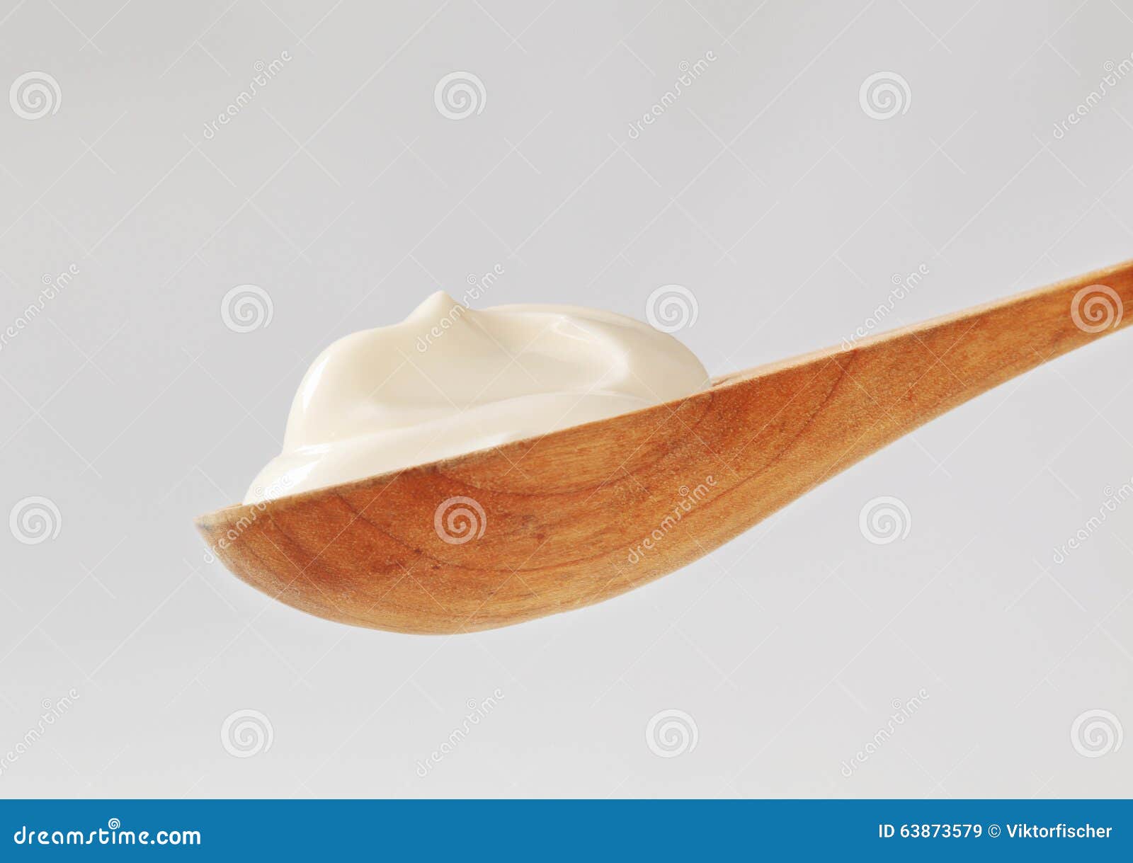 White Cream on a Wooden Spoon Stock Image - Image of sour, fraiche ...