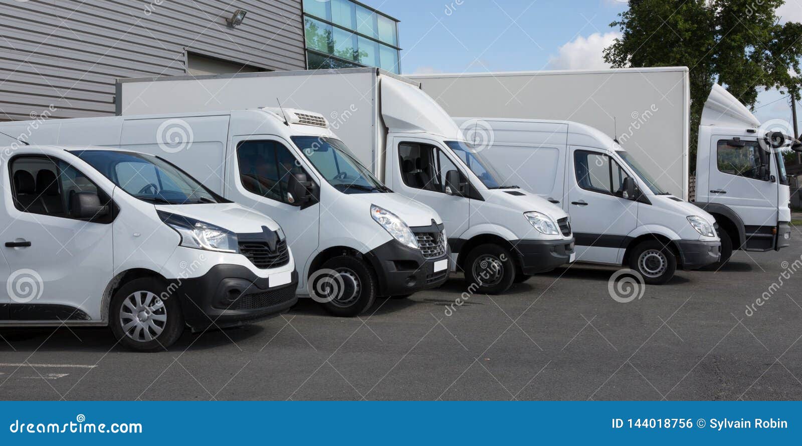 Fleet Of White 18 Wheeler Freight Semi-trucks Stock Image ...