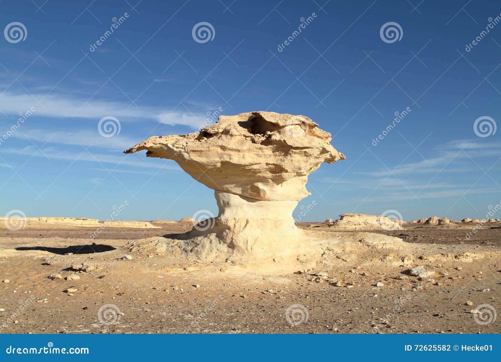White Desert at Farafra in the Sahara of Egypt Stock Photo - Image of ...