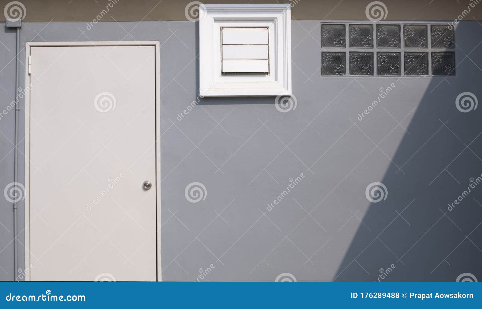 Square Shutter Stock Photo | CartoonDealer.com #106673514