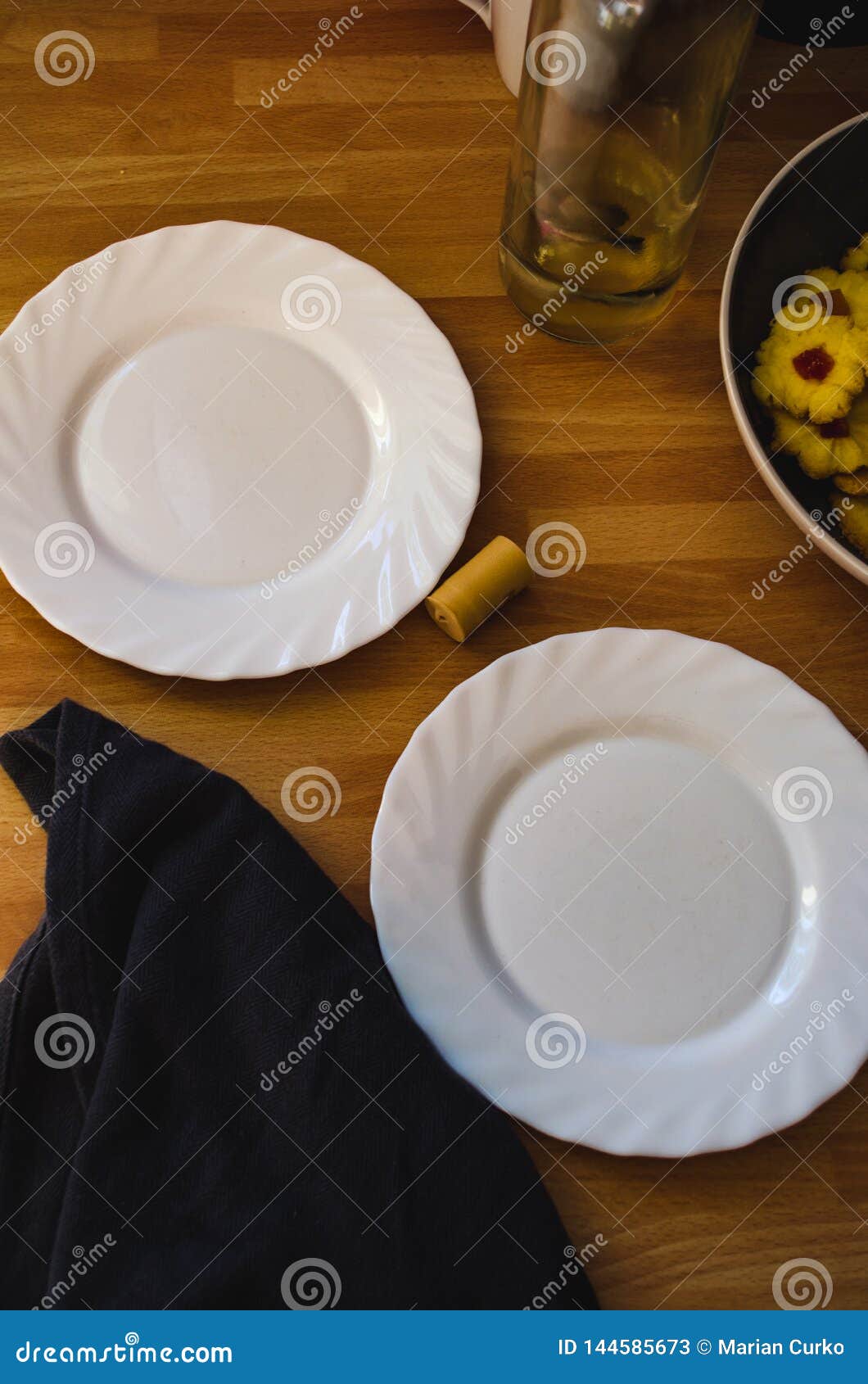White Empty Plates Canvas stock image. Image of white - 144585673