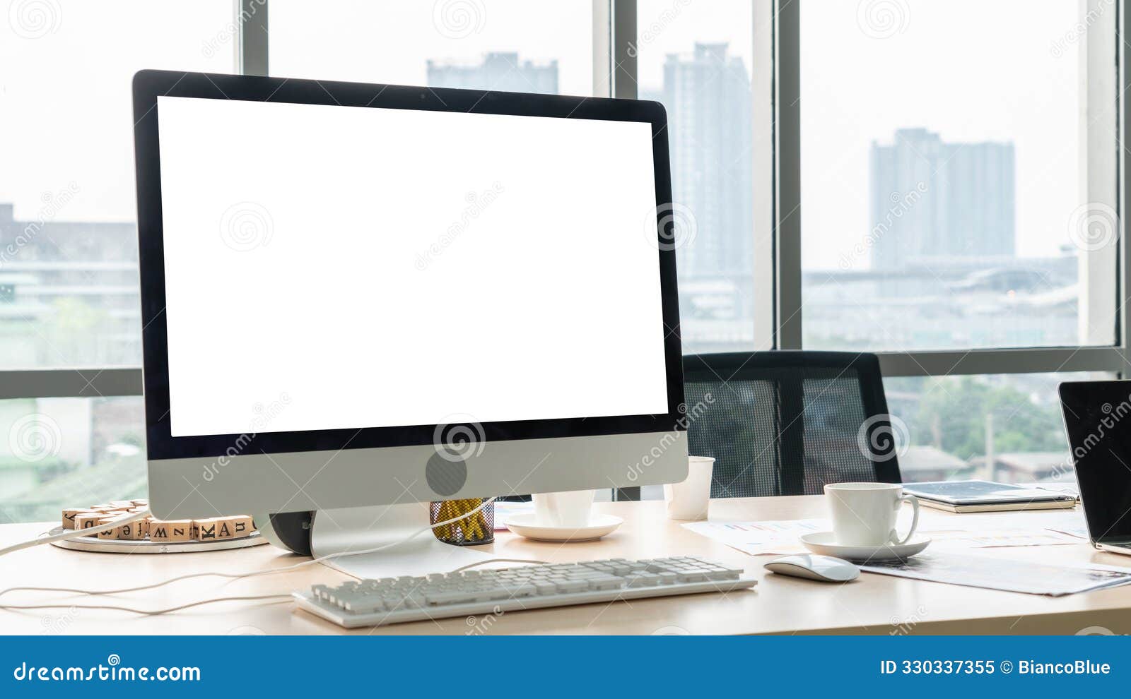 White Empty Screen on Modish Computer for Your Design Mock Up Stock ...