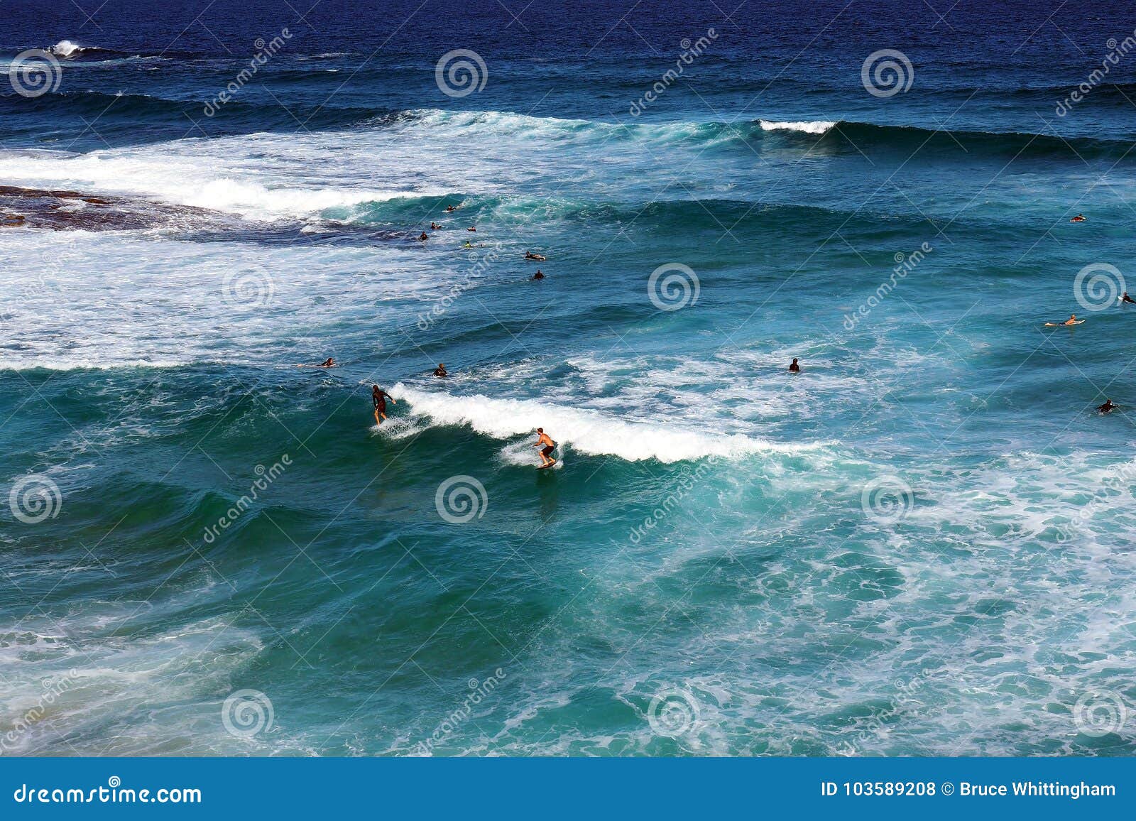 White Foamed Pacific Ocean Waves Editorial Stock Photo - Image of white ...