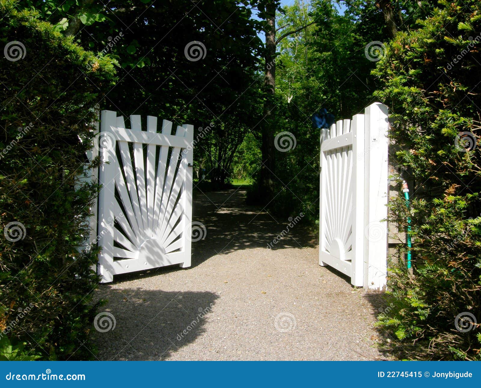 White garden gate stock image. Image of door, gate, garden - 22745415