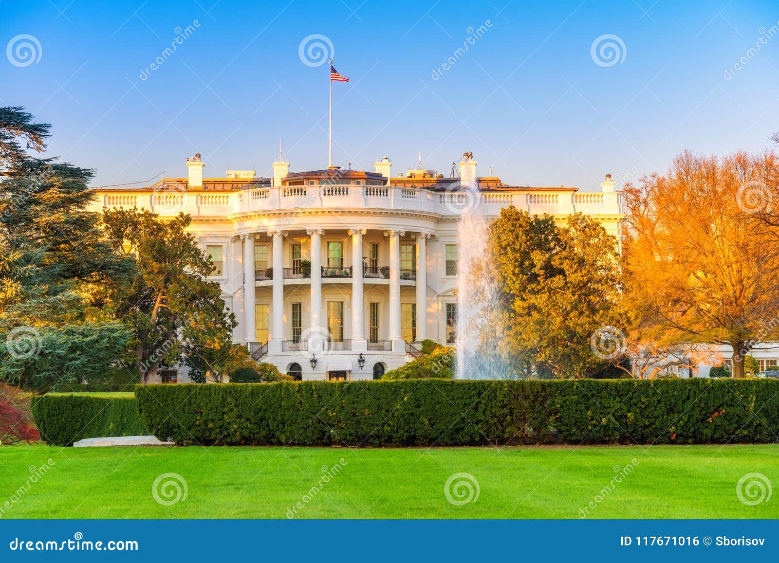 The White House at sunset stock photo. Image of election - 117671016