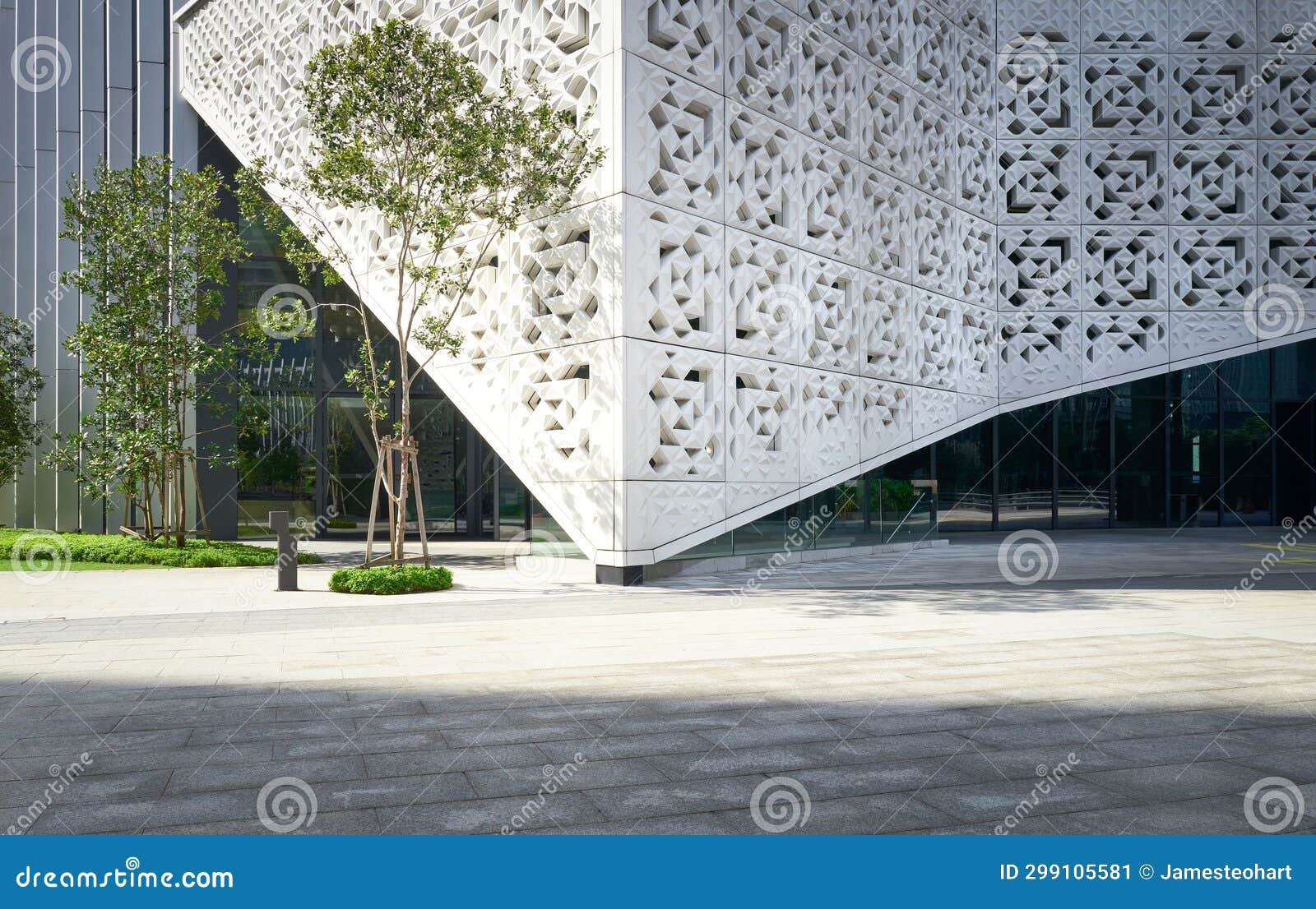 White Islamic Pattern Design Wall Exterior Building Stock Image - Image ...