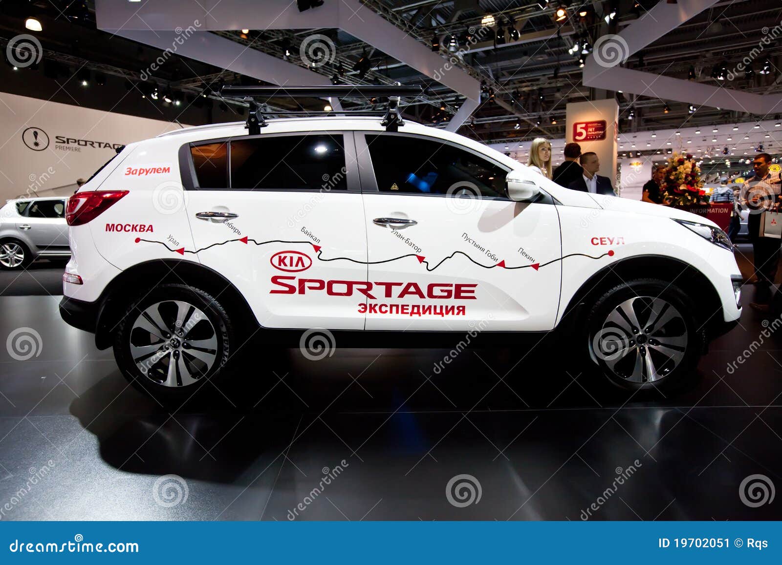 White Jeep Car Kia Sportage Editorial Photo - Image of mirror, door ...