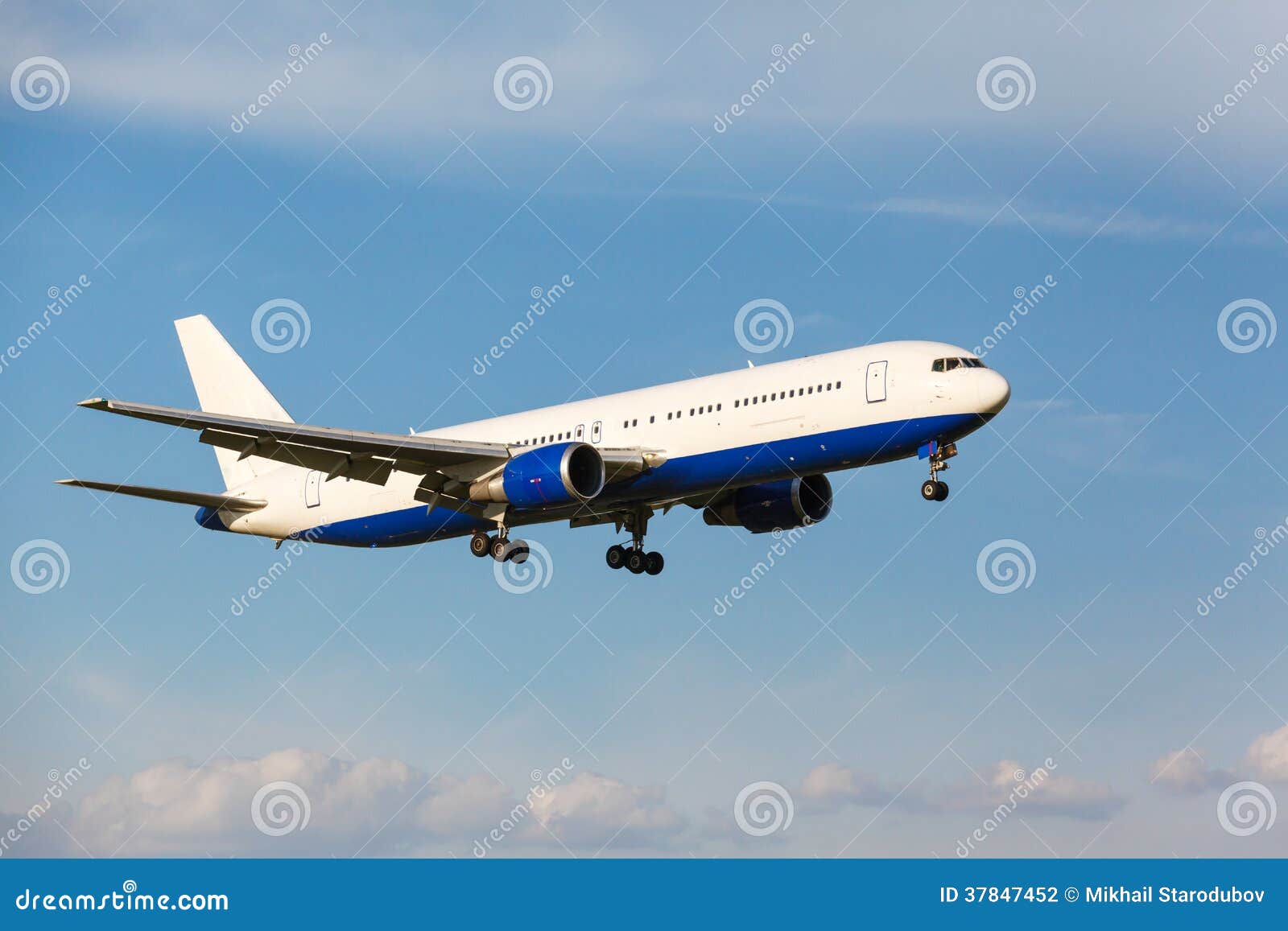 White Jet Passenger Aircraft Stock Photo - Image of gear, aircraft ...