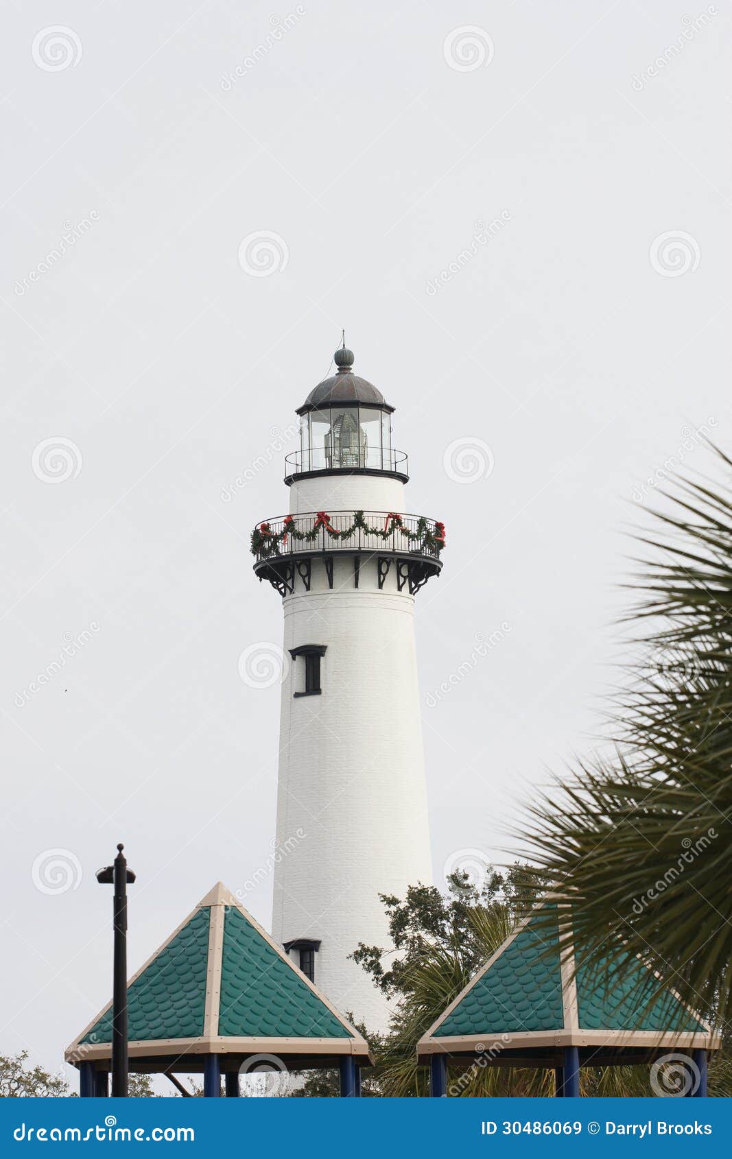 White Lighthouse at Christmas Stock Image - Image of winter, cloudy ...