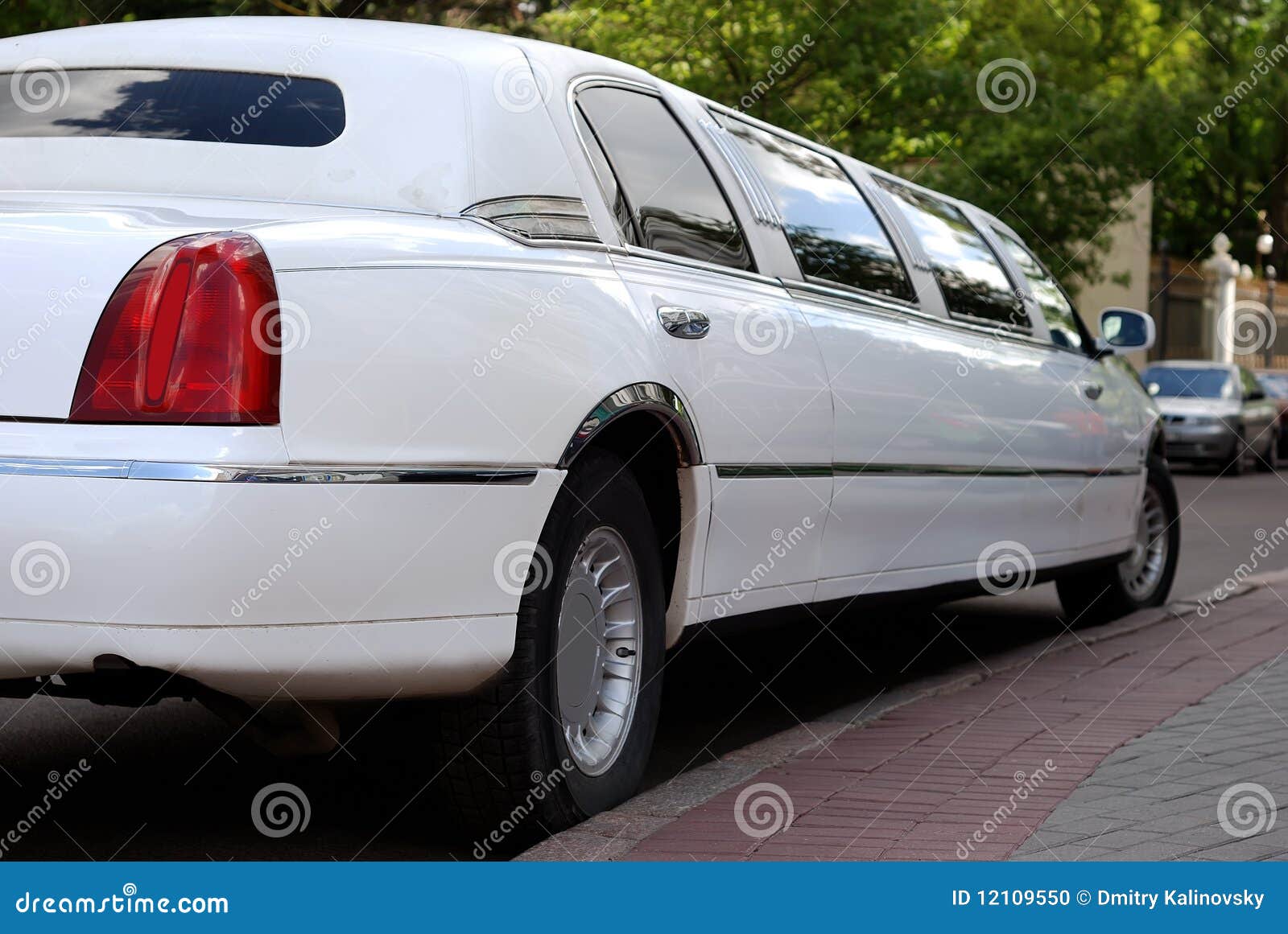 White limousine car stock photo. Image of wedding, horizontal - 12109550