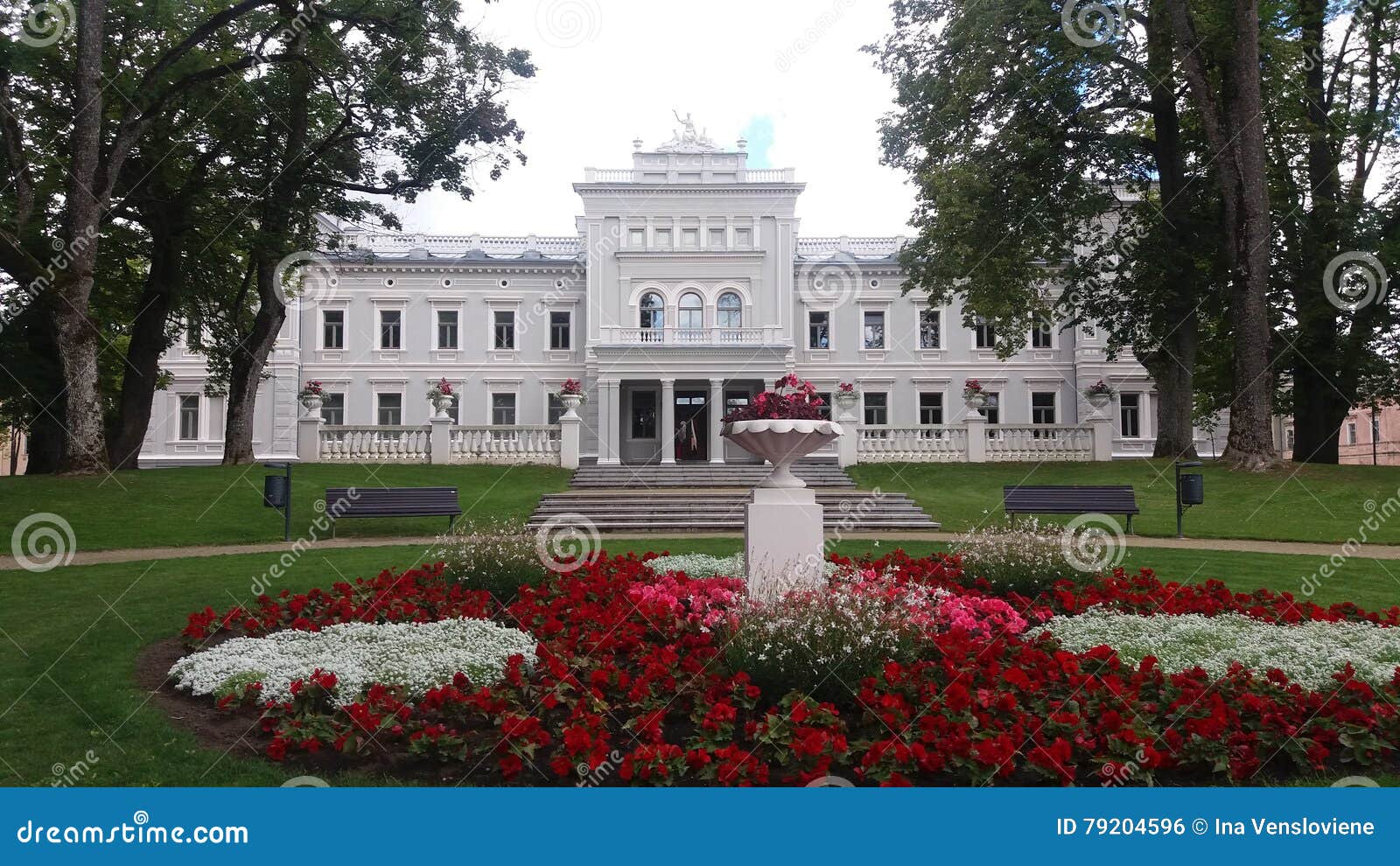 White manor stock photo. Image of countryside, biuilding - 79204596