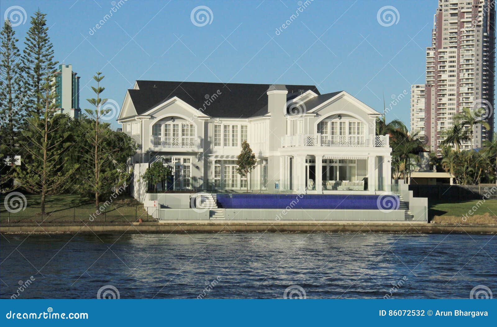 White Mansion stock photo. Image of elegance, palace - 86072532