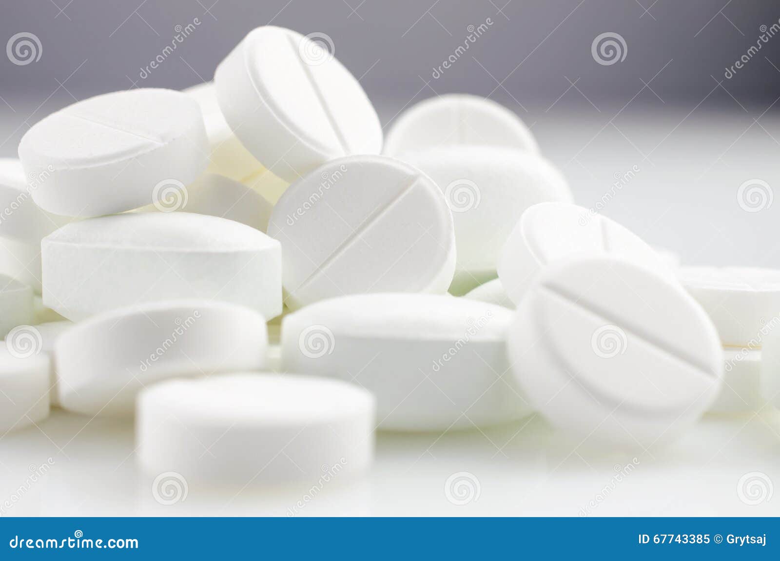 White Medicine Antibiotic Pills Stock Image - Image of drugs ...