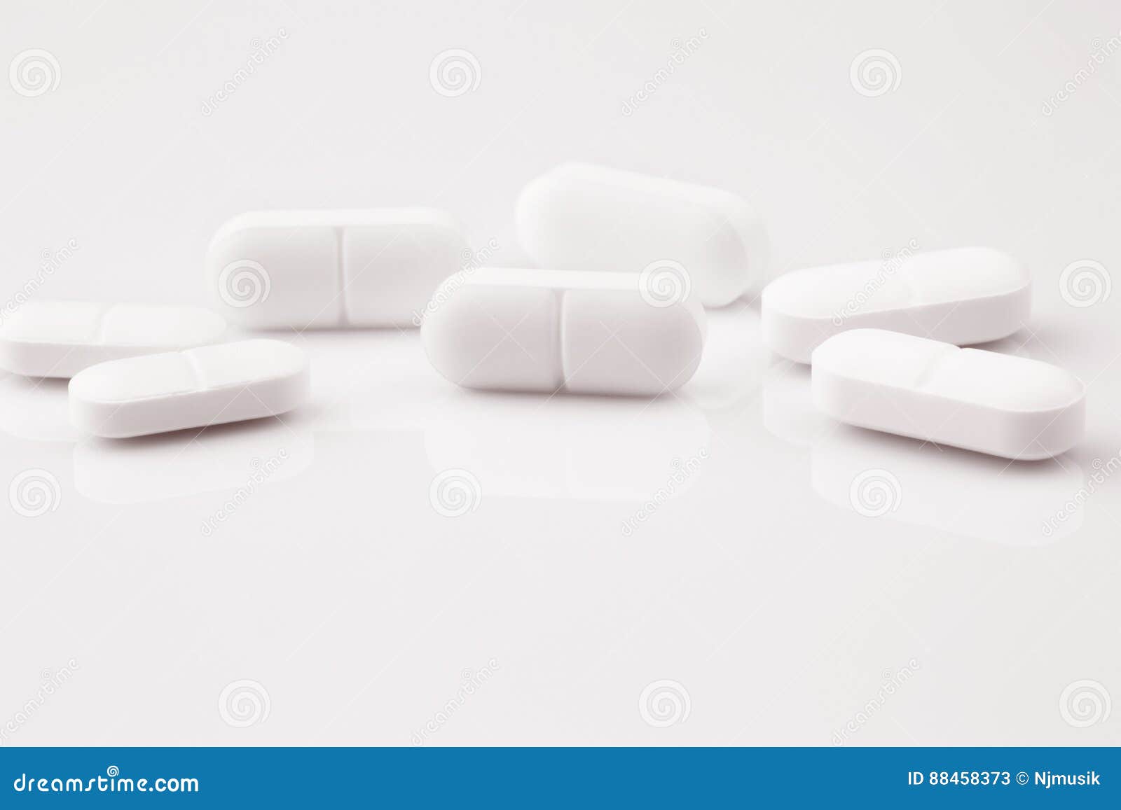 White Medicine Tablets, Antibiotic Pills Stock Image - Image of ...