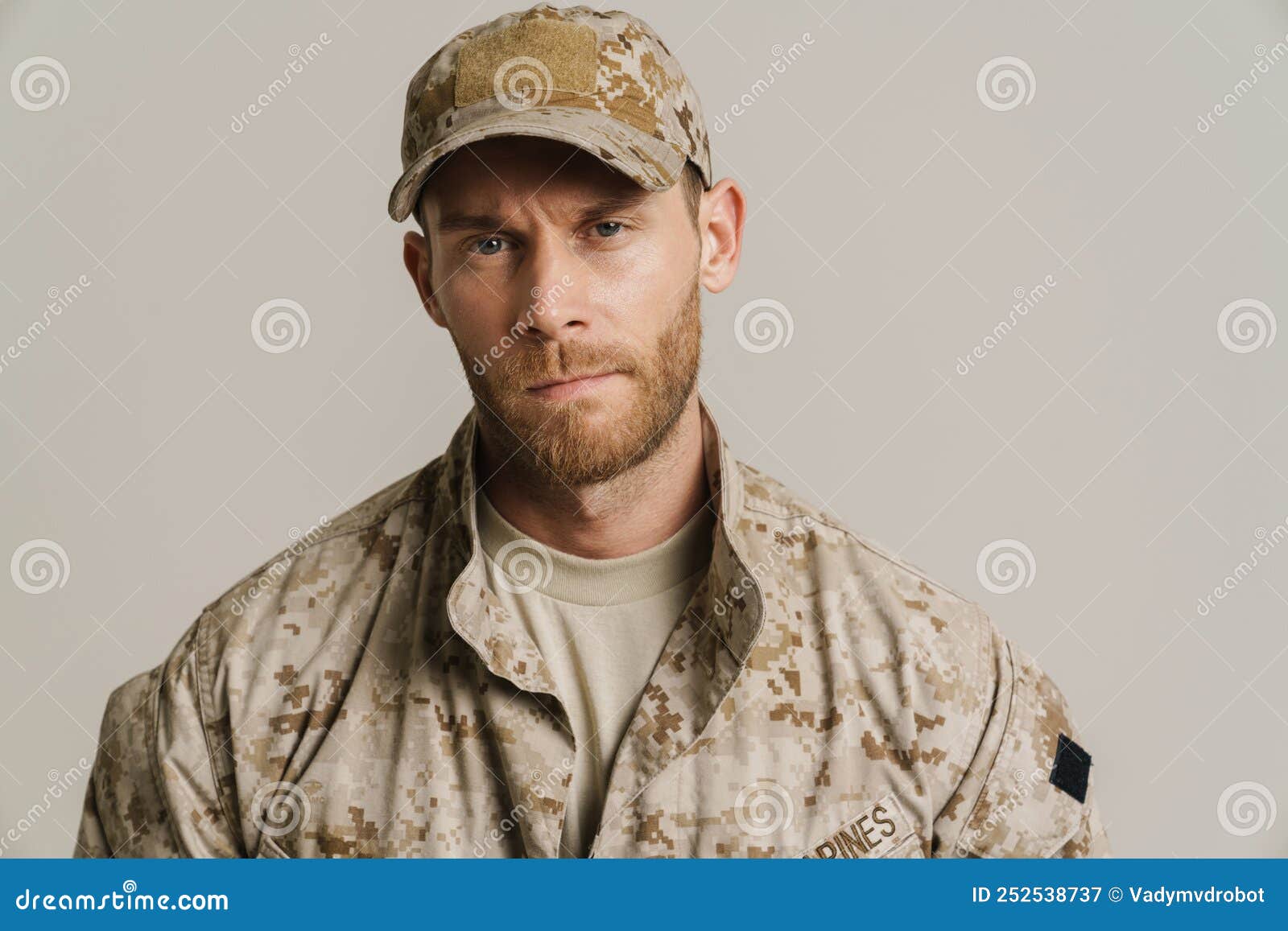 White Military Man Wearing Uniform Posing and Looking at Camera Stock ...