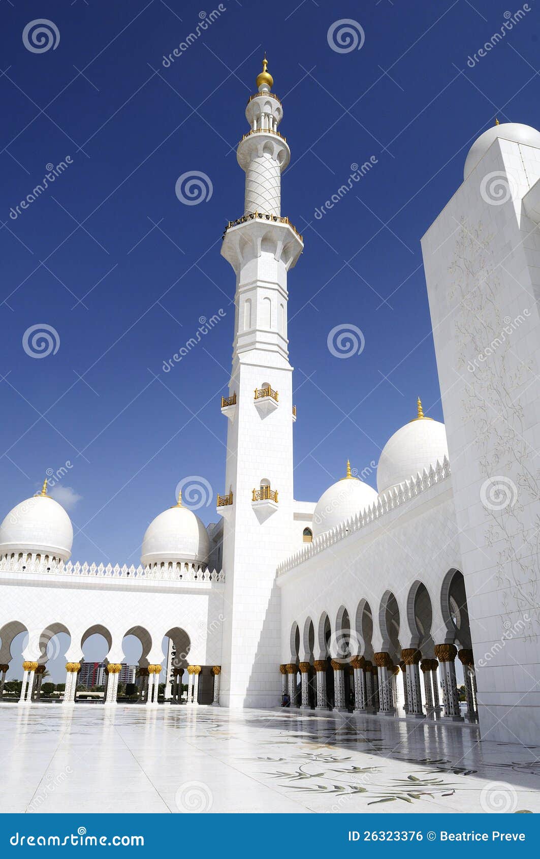 White Mosque stock photo. Image of gulf, landmark, arabia - 26323376