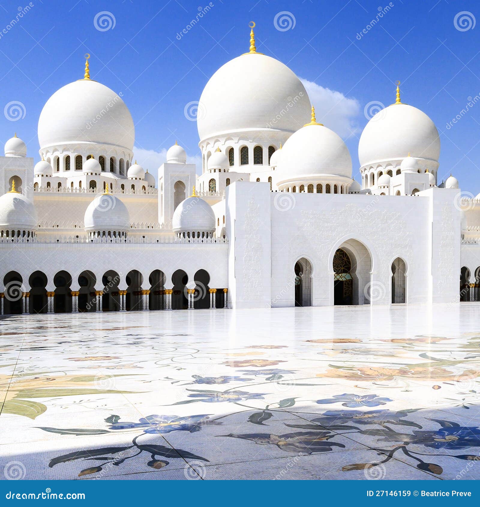 White Mosque stock image. Image of green, muslim, dubai - 27146159