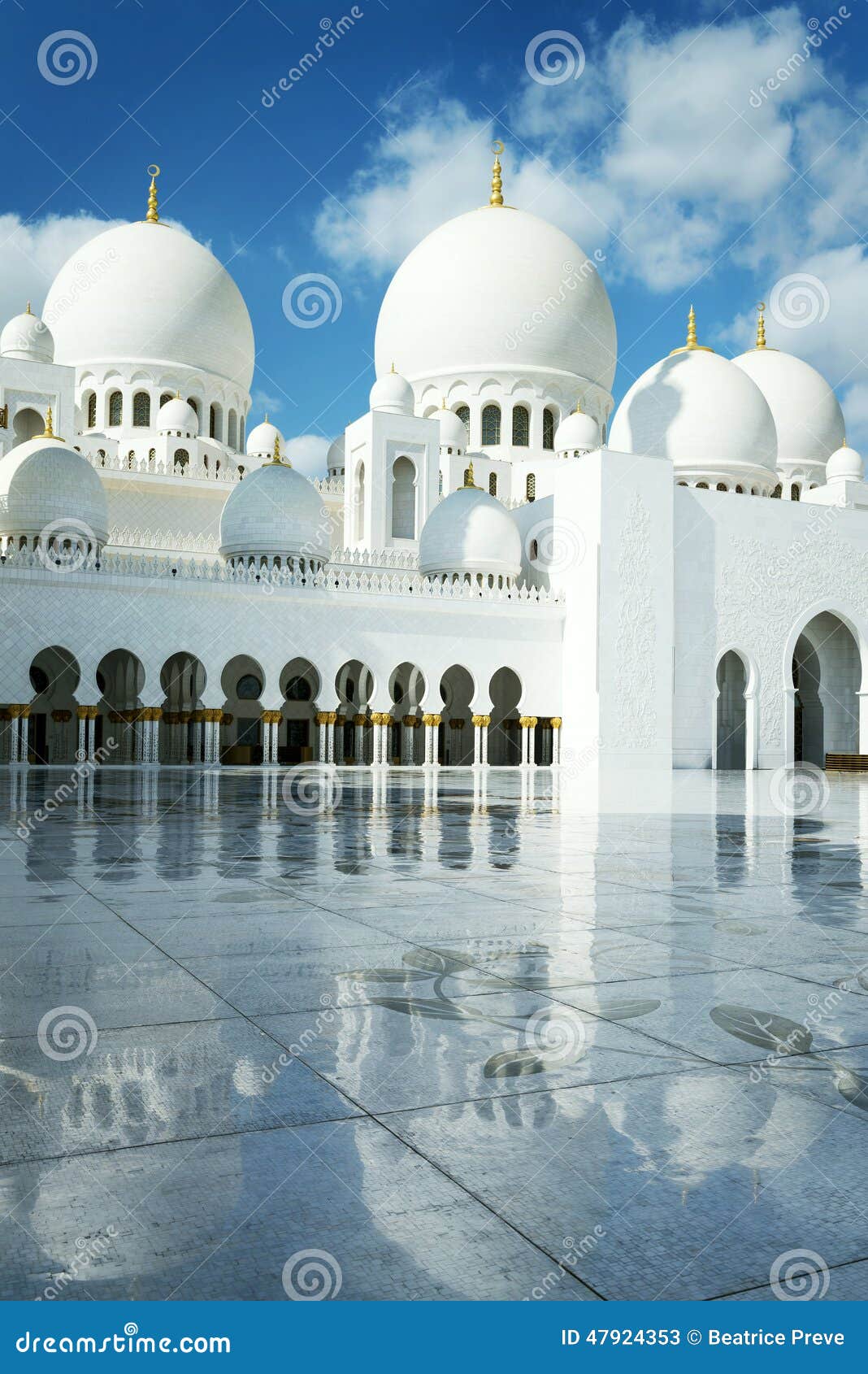 White Mosque stock image. Image of mosque, emirate, flahza - 47924353