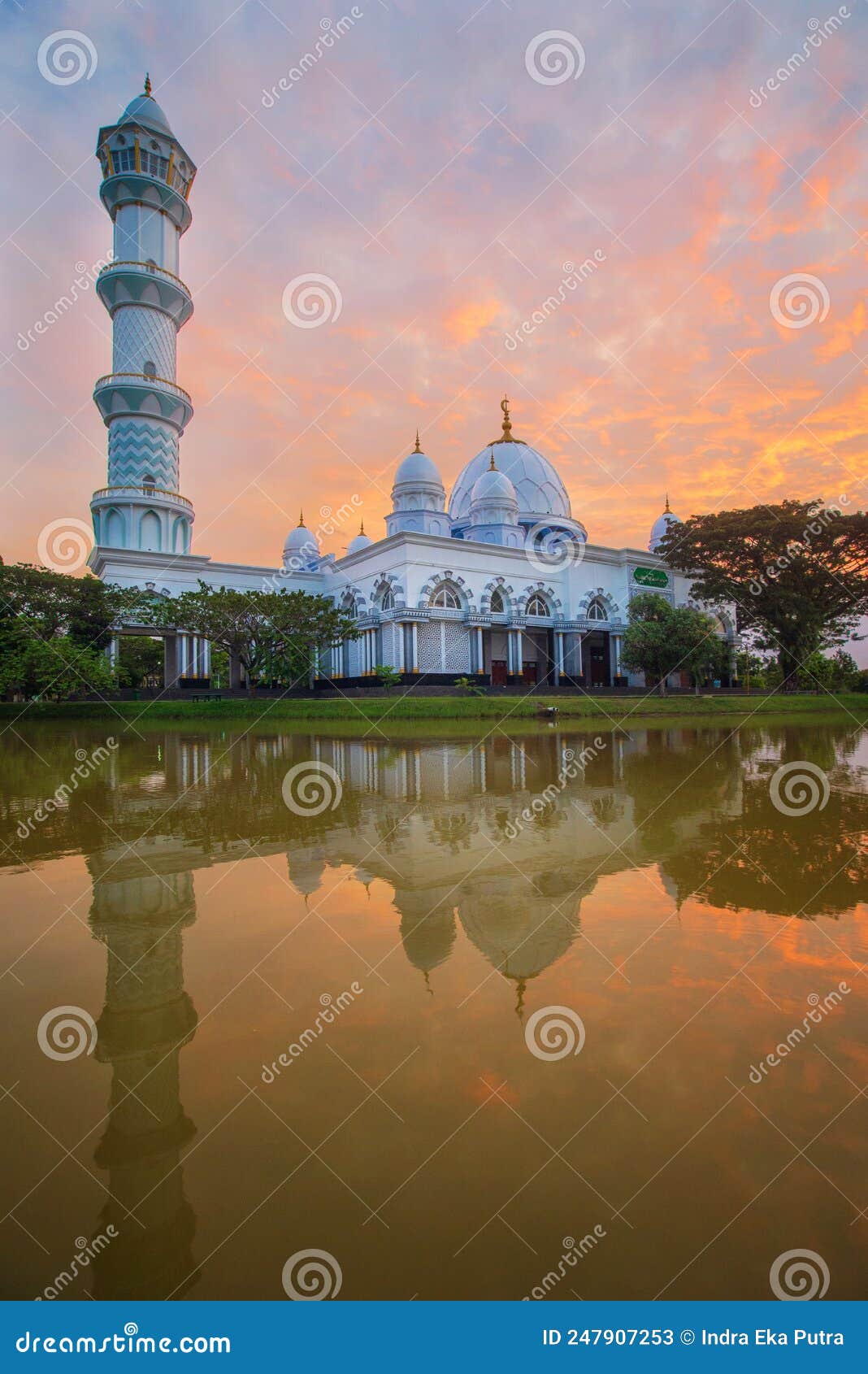 White Mosque in the Middle of the Lake Stock Image - Image of mosque ...