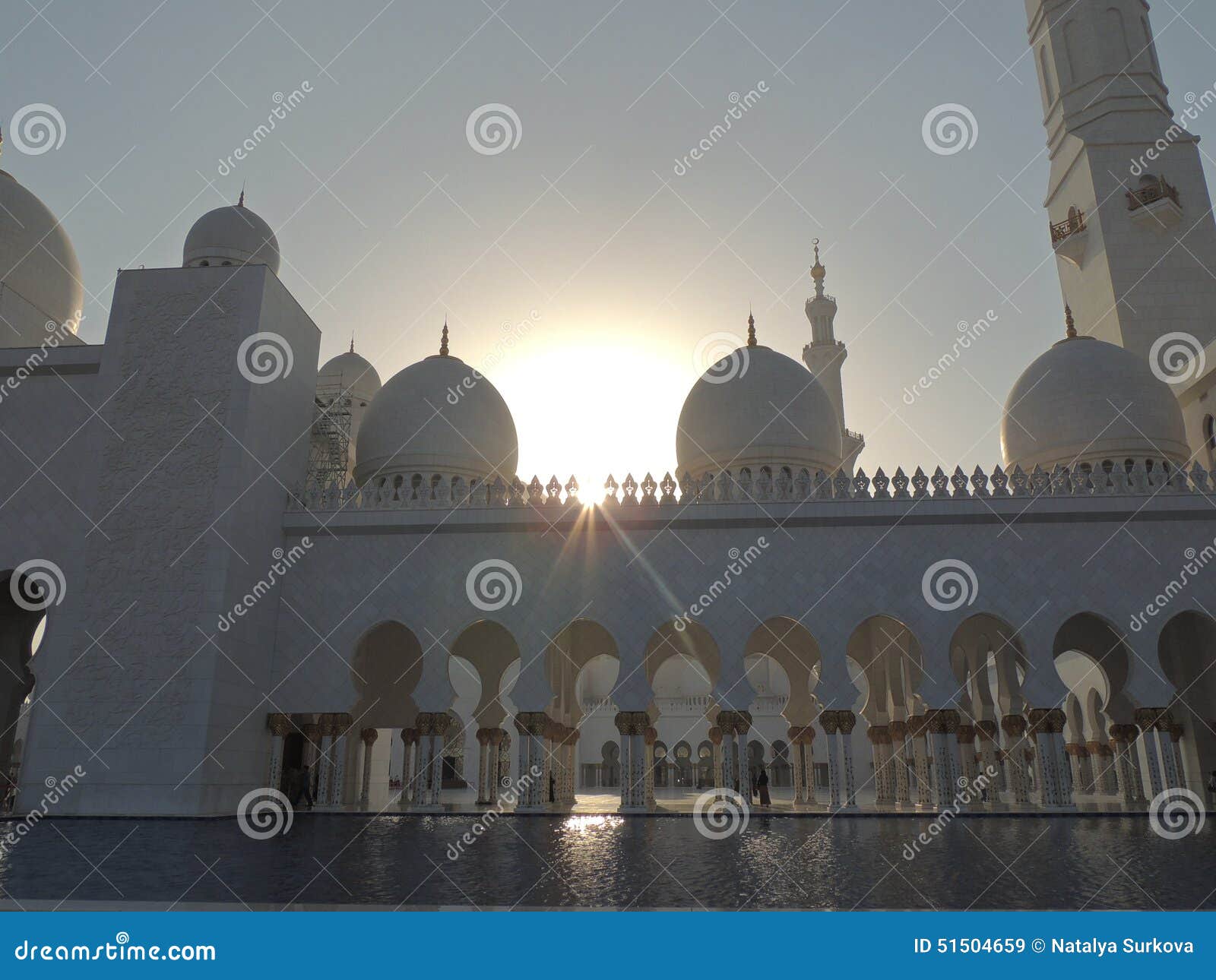 White Mosque of the Sheikh Zayd in Abu Dhabi Decline Inside Stock Image ...