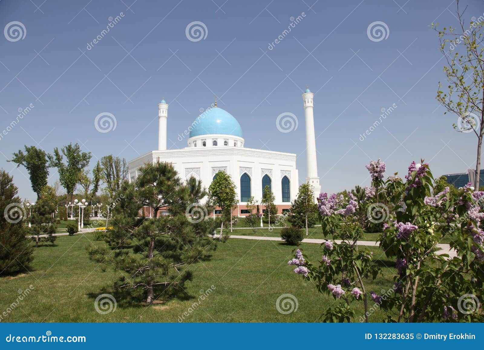 White Mosque in Tashkent in Uzbekistan Editorial Image - Image of ...