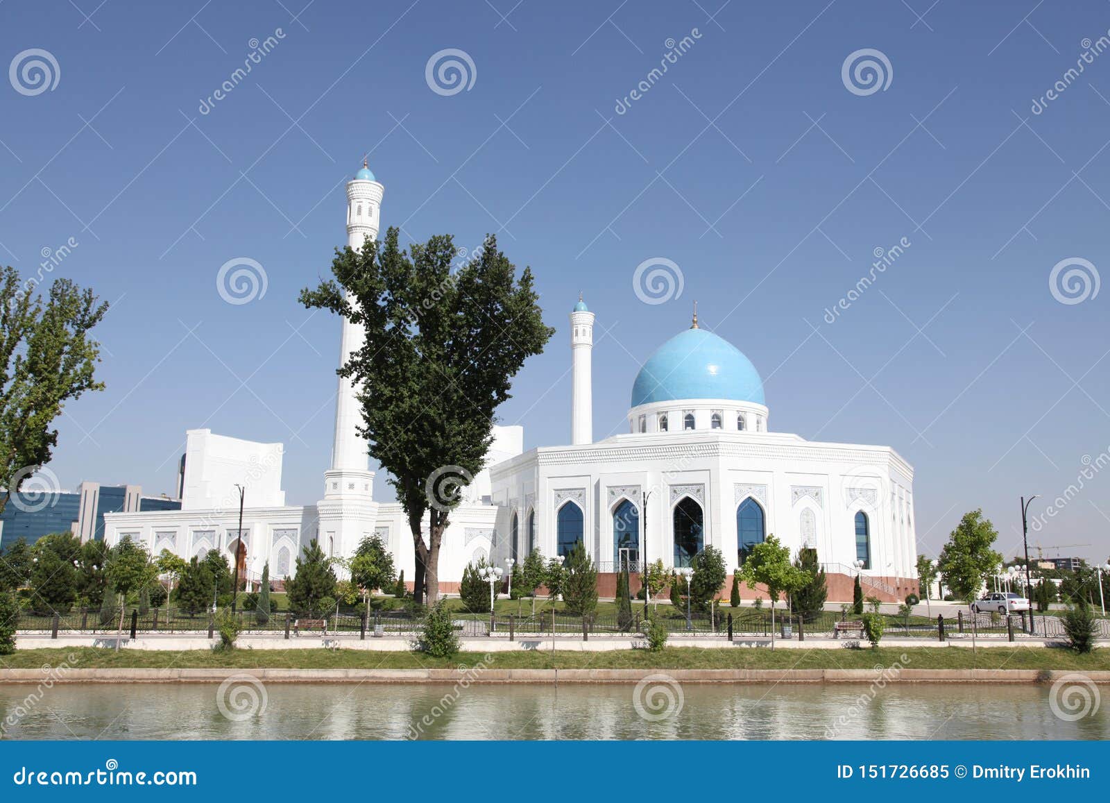White Mosque in Tashkent in Uzbekistan Editorial Image - Image of ...