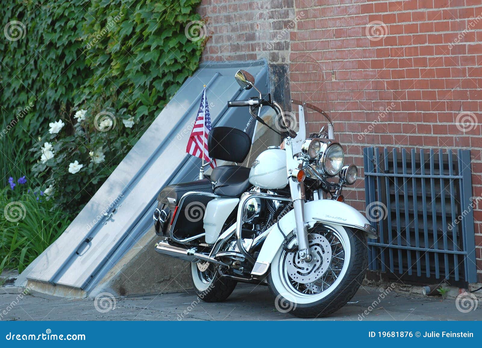 A White Motorcycle editorial photo. Image of cycle, harley - 19681876
