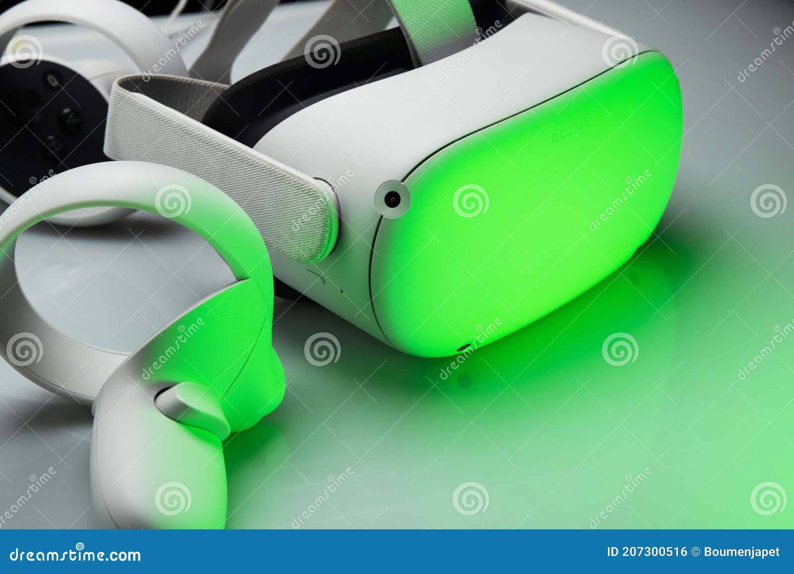 Most Advanced All-in-One VR Headset Oculus Quest 2 Editorial Photo ...