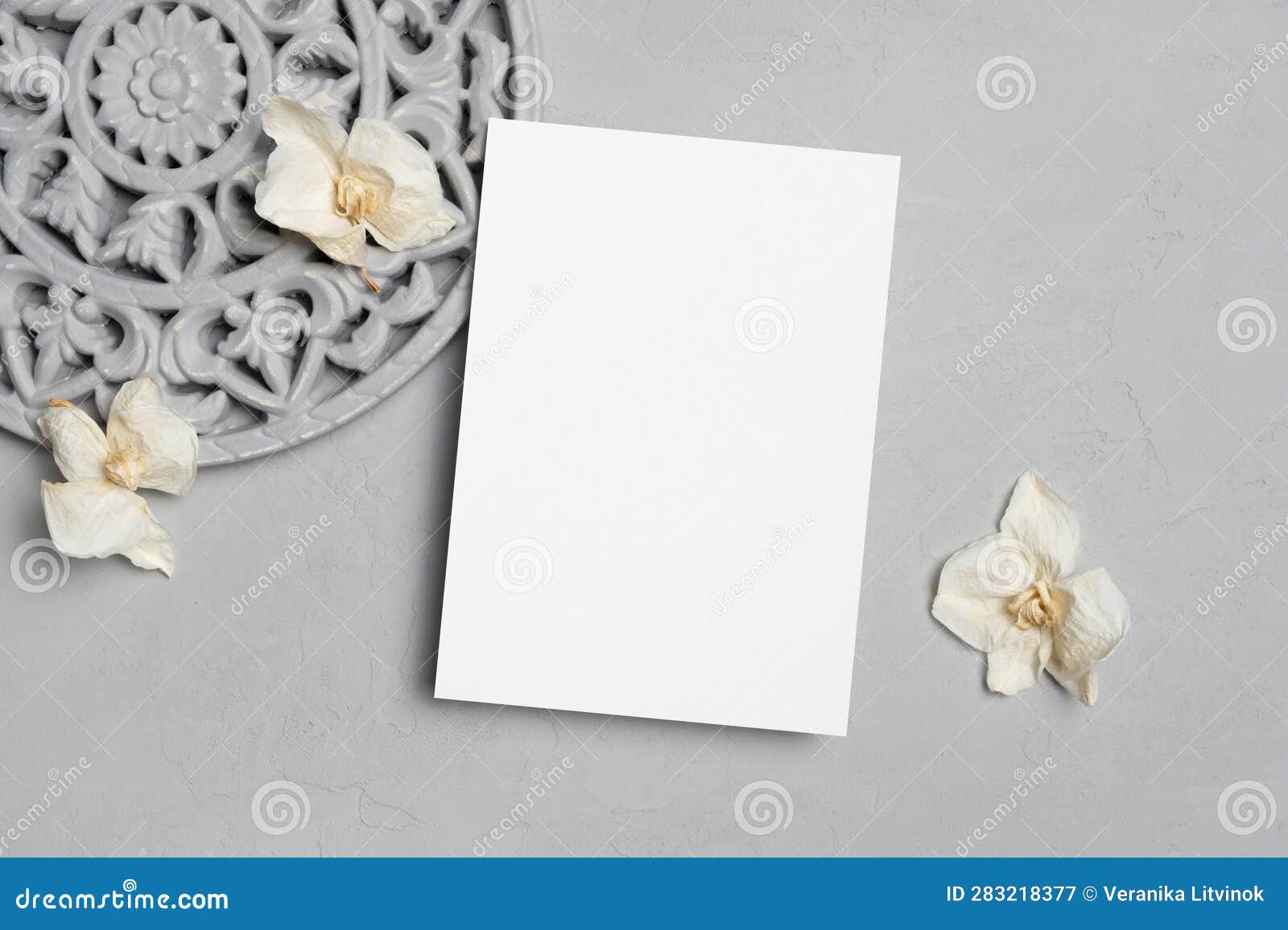 White Paper Card Mockup, Blank Invitation Card with Copy Space Stock ...