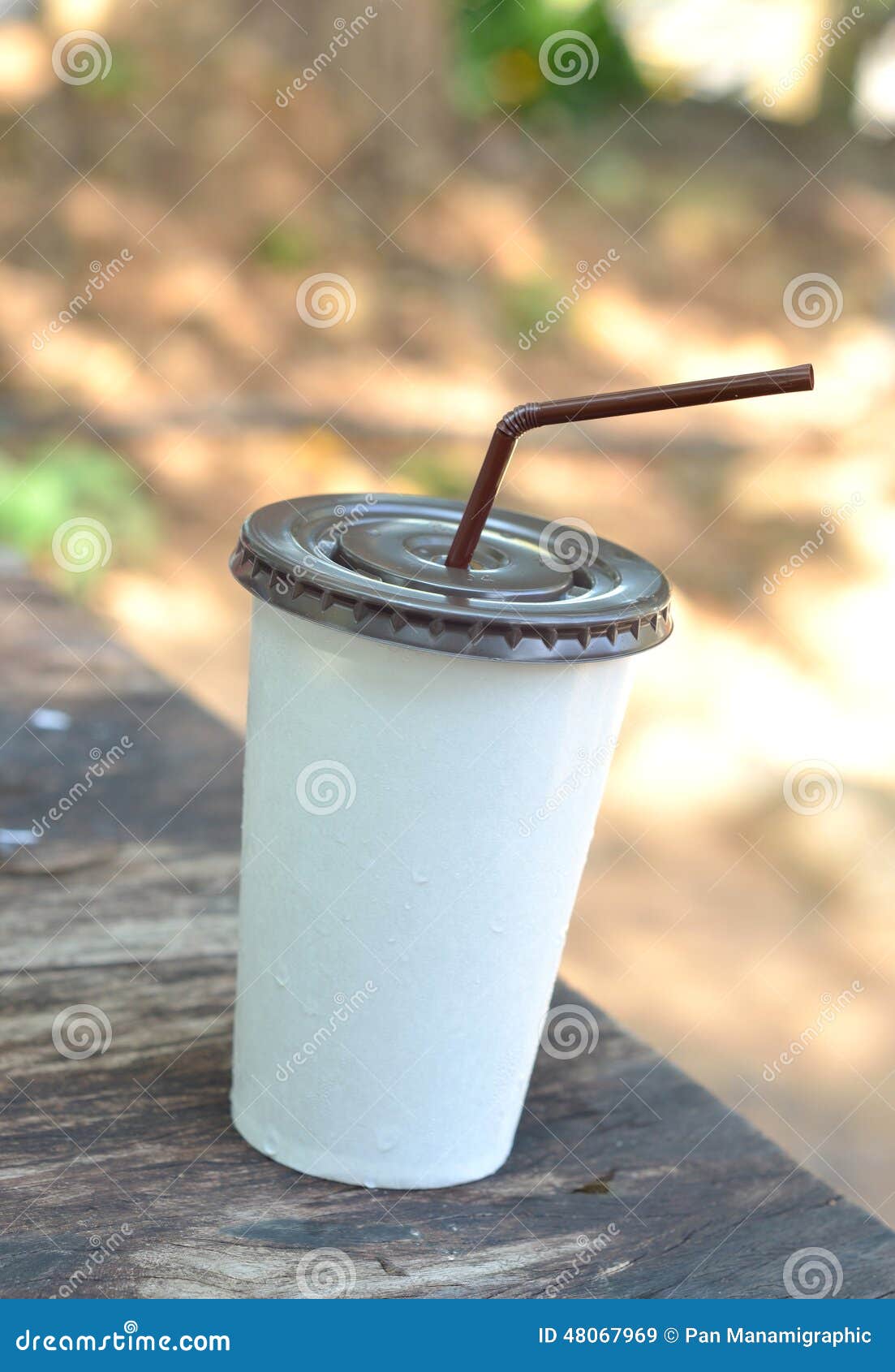 White Paper Cup with Drinking Straw Stock Image - Image of heat, carton ...