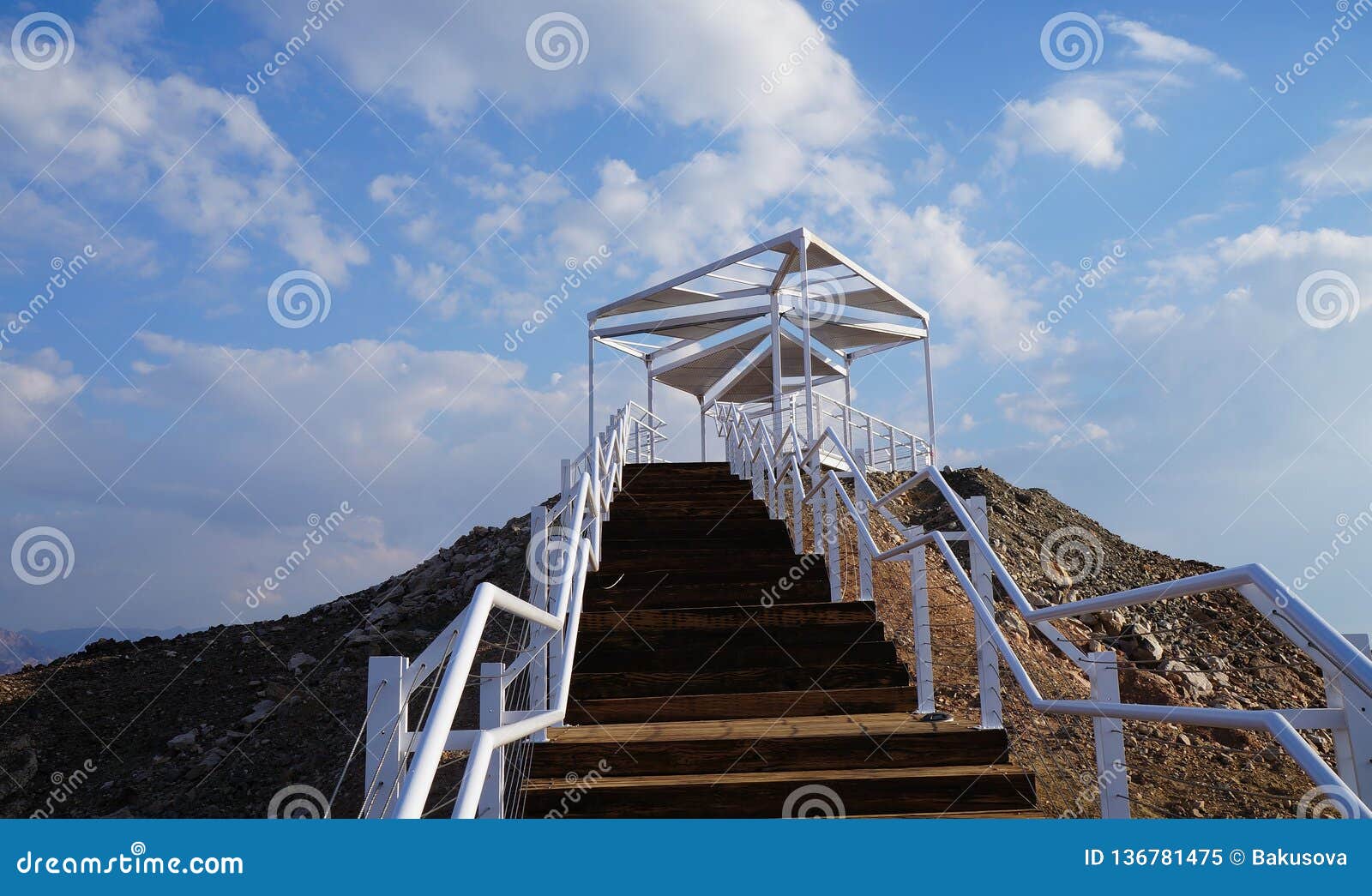 Stairs On Cliff Leading To Ocean In Sunset Cliffs Stock Photography ...