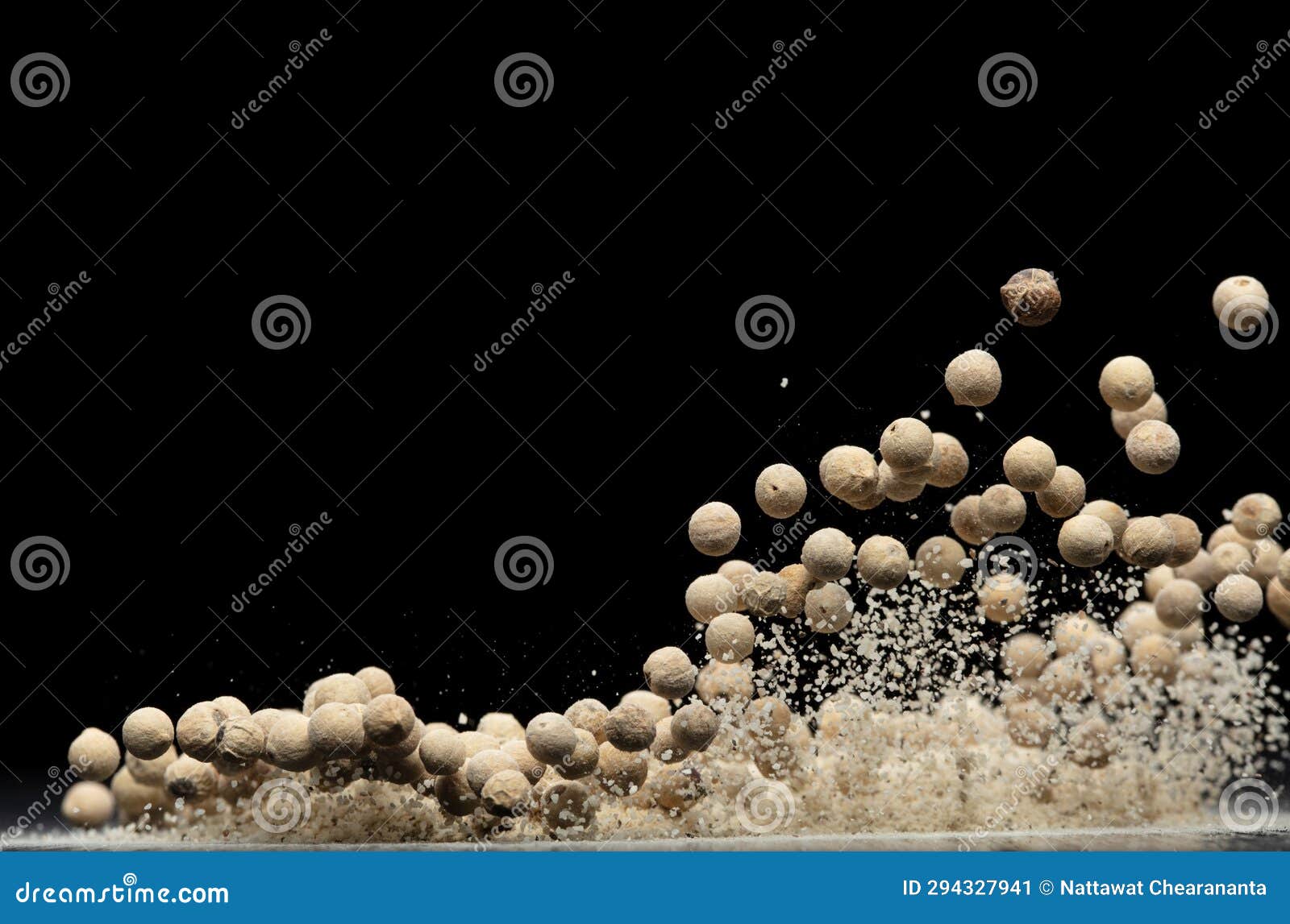 White Pepper Seeds Fly Explosion, White Pepper Mix Powder Float Explode ...