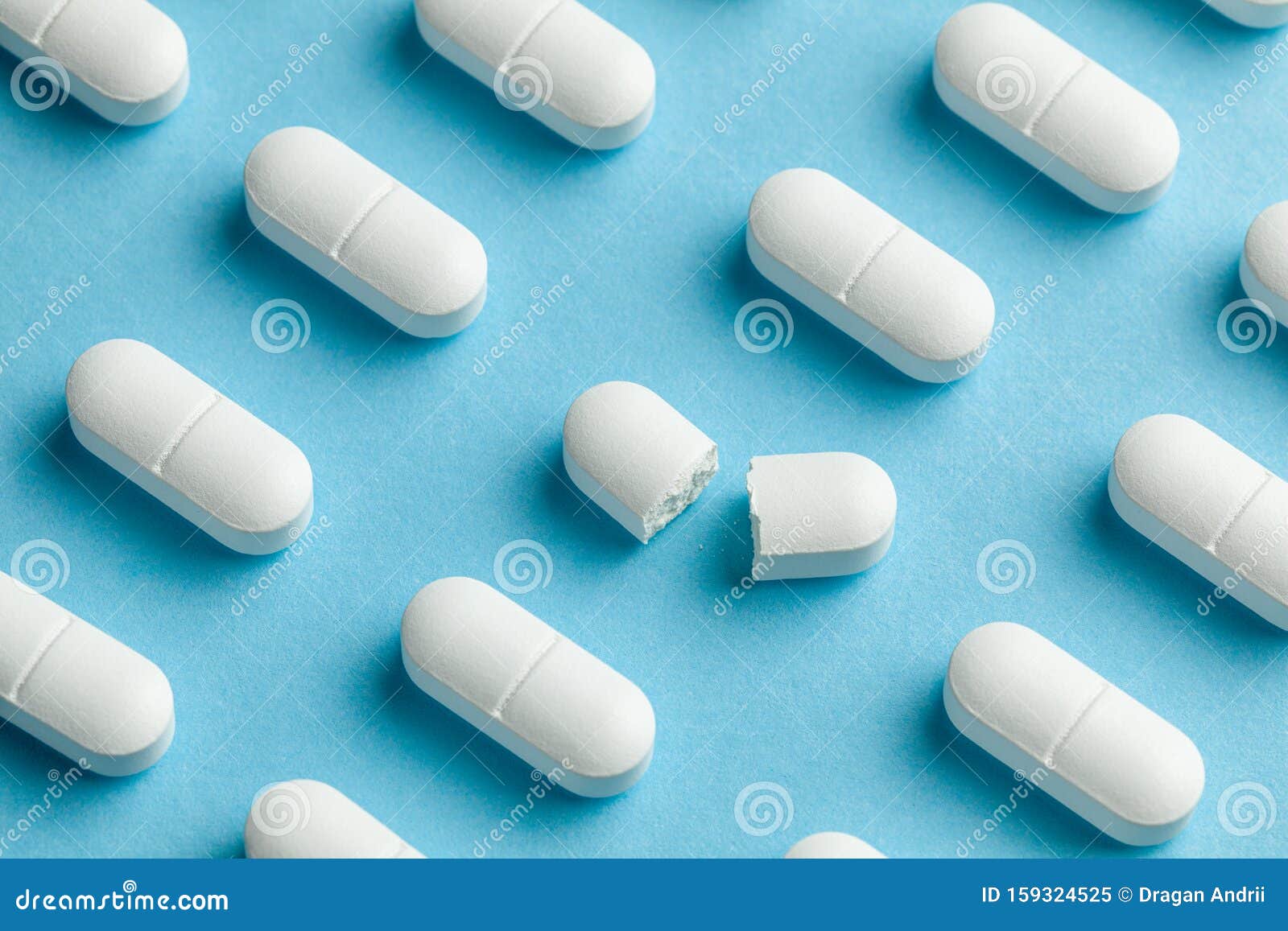 Pill Broken Half Stock Photos - Download 57 Royalty Free Photos