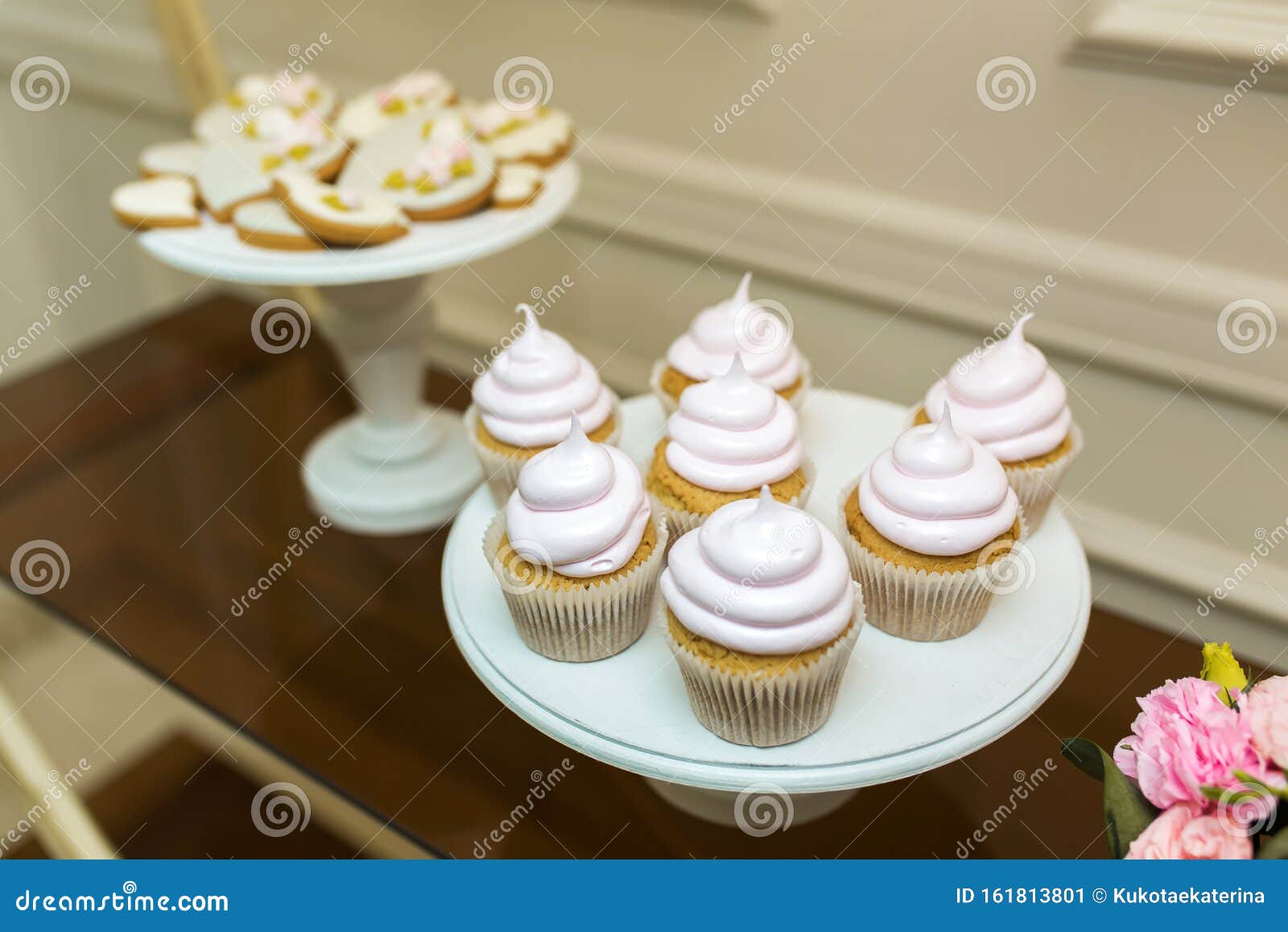 White Plate with Sweet Muffins in Party Stock Image - Image of icing ...