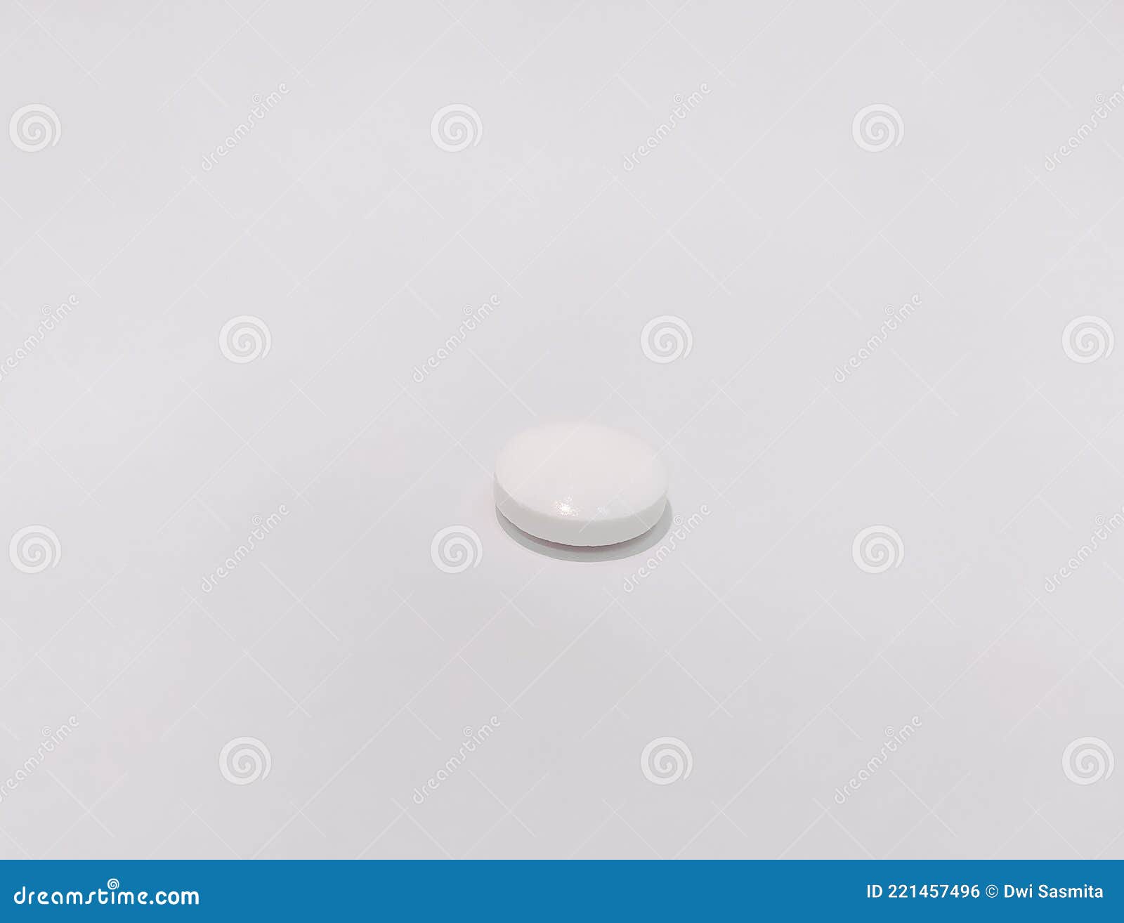 The white round tablet stock photo. Image of drug, pill - 221457496