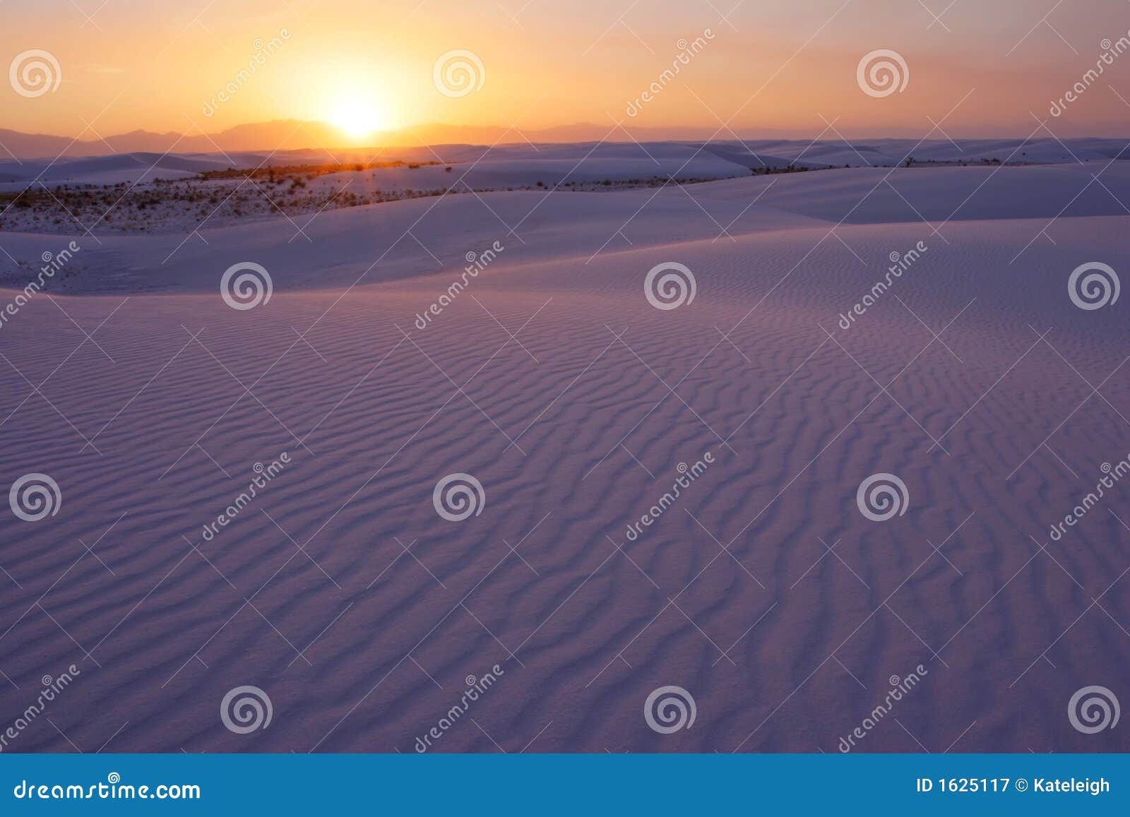 The Red Sands At Sunset Outside Riyadh, Kingdom Of Saudi Arabia Stock ...