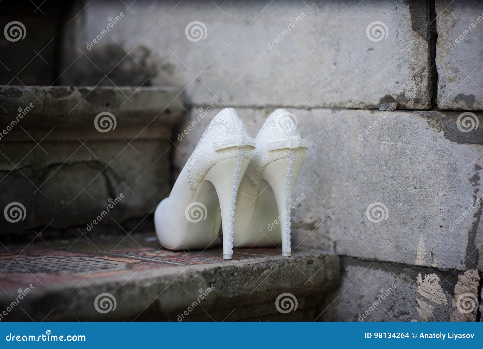White shoes on the steps stock photo. Image of love, shoe - 98134264