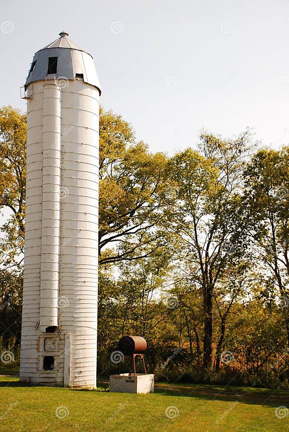 White Silo stock image. Image of combine, harvesting, barns - 6544565