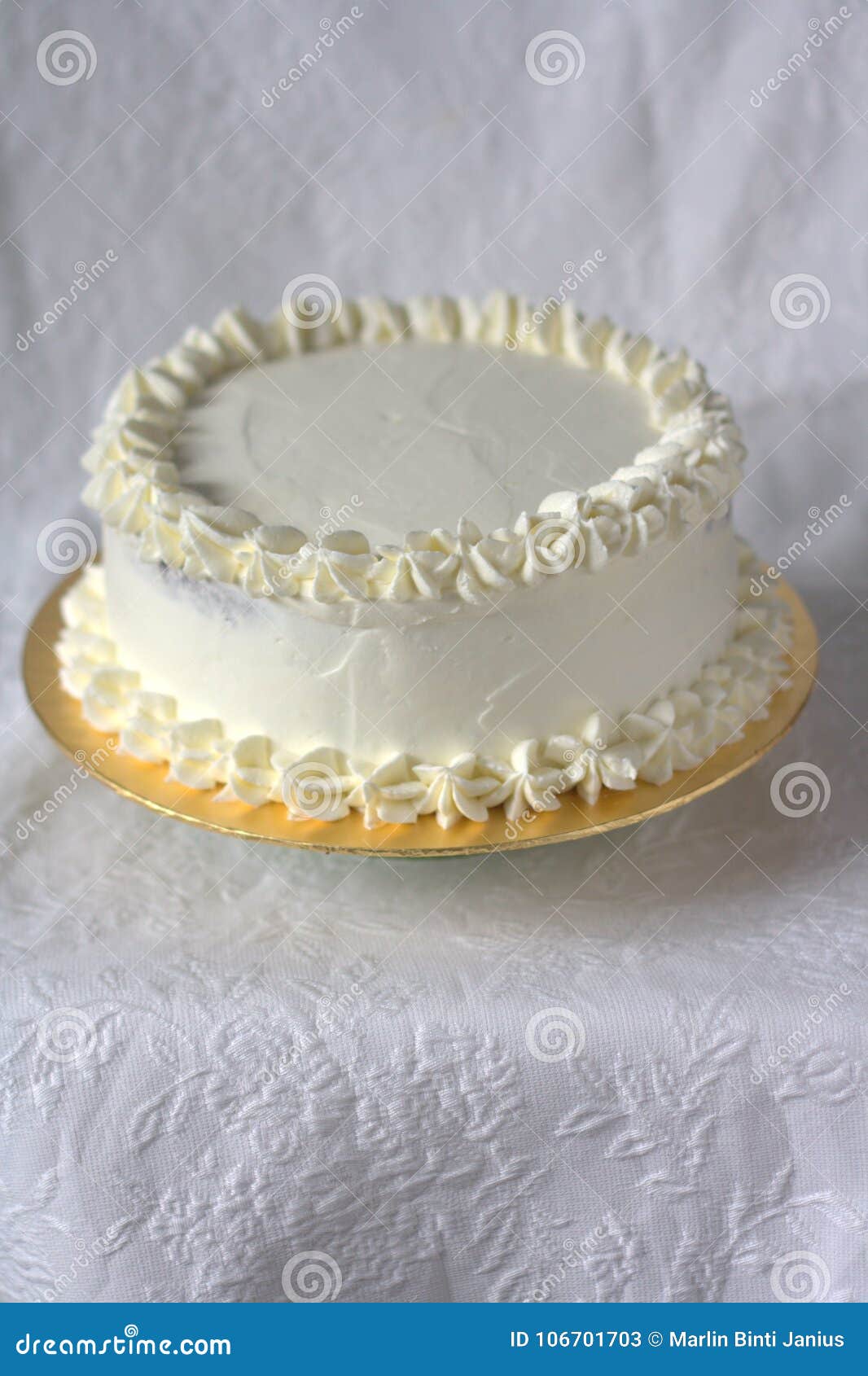 White simple elegant cake stock image. Image of food - 106701703