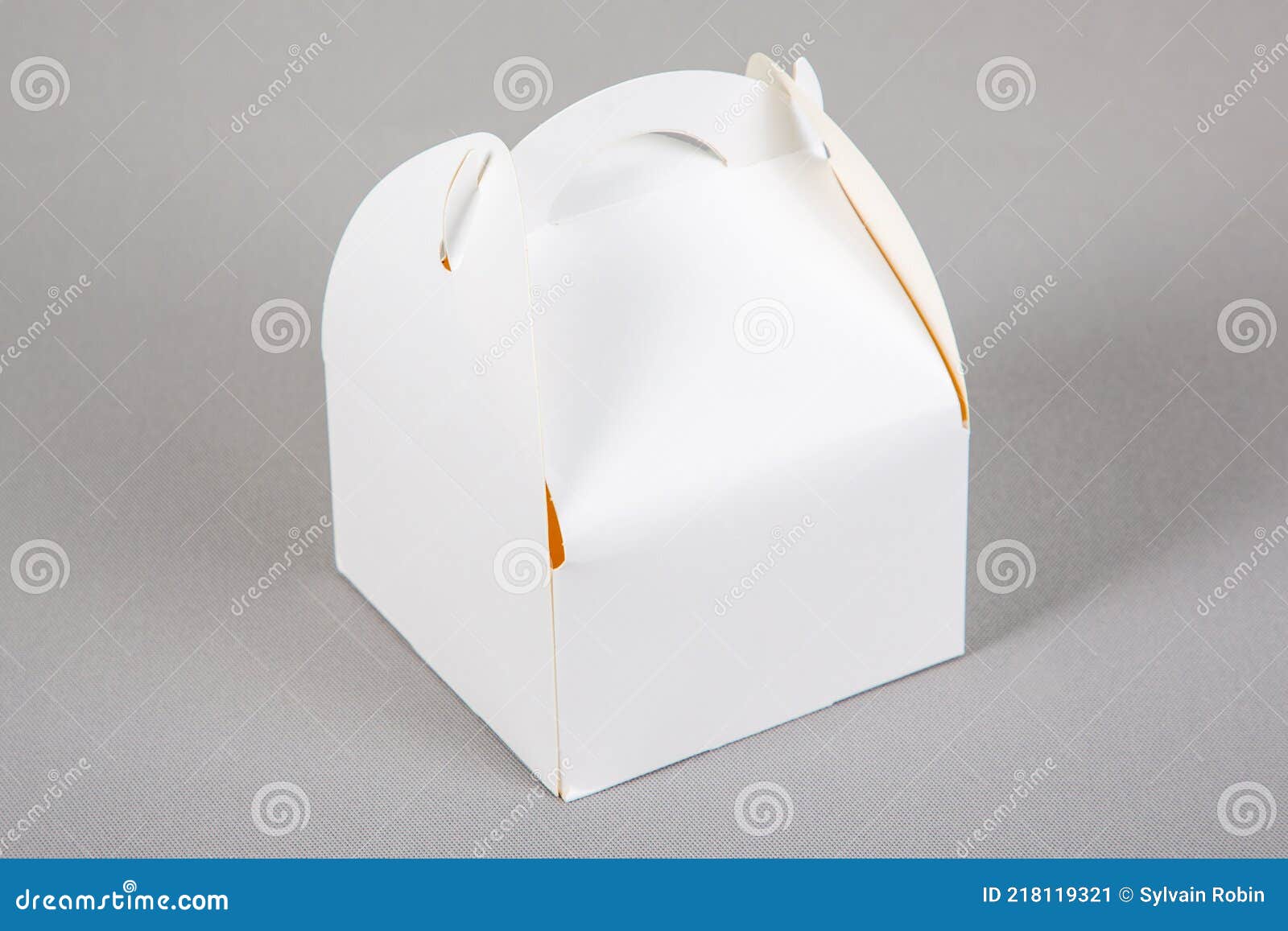 White Small Blank Empty Text Sign Paper Pastry Candy Box with Handle in ...