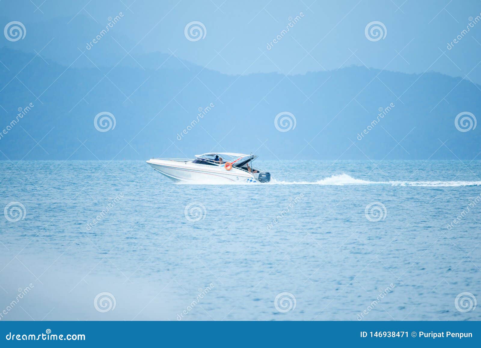 The White Speed Boat in the Sea Editorial Photo - Image of lifestyles ...