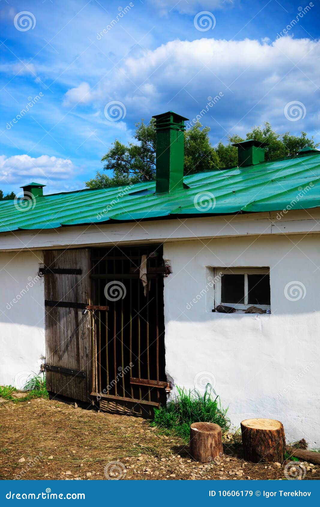 White stable stock image. Image of barn, exterior, outdoors - 10606179