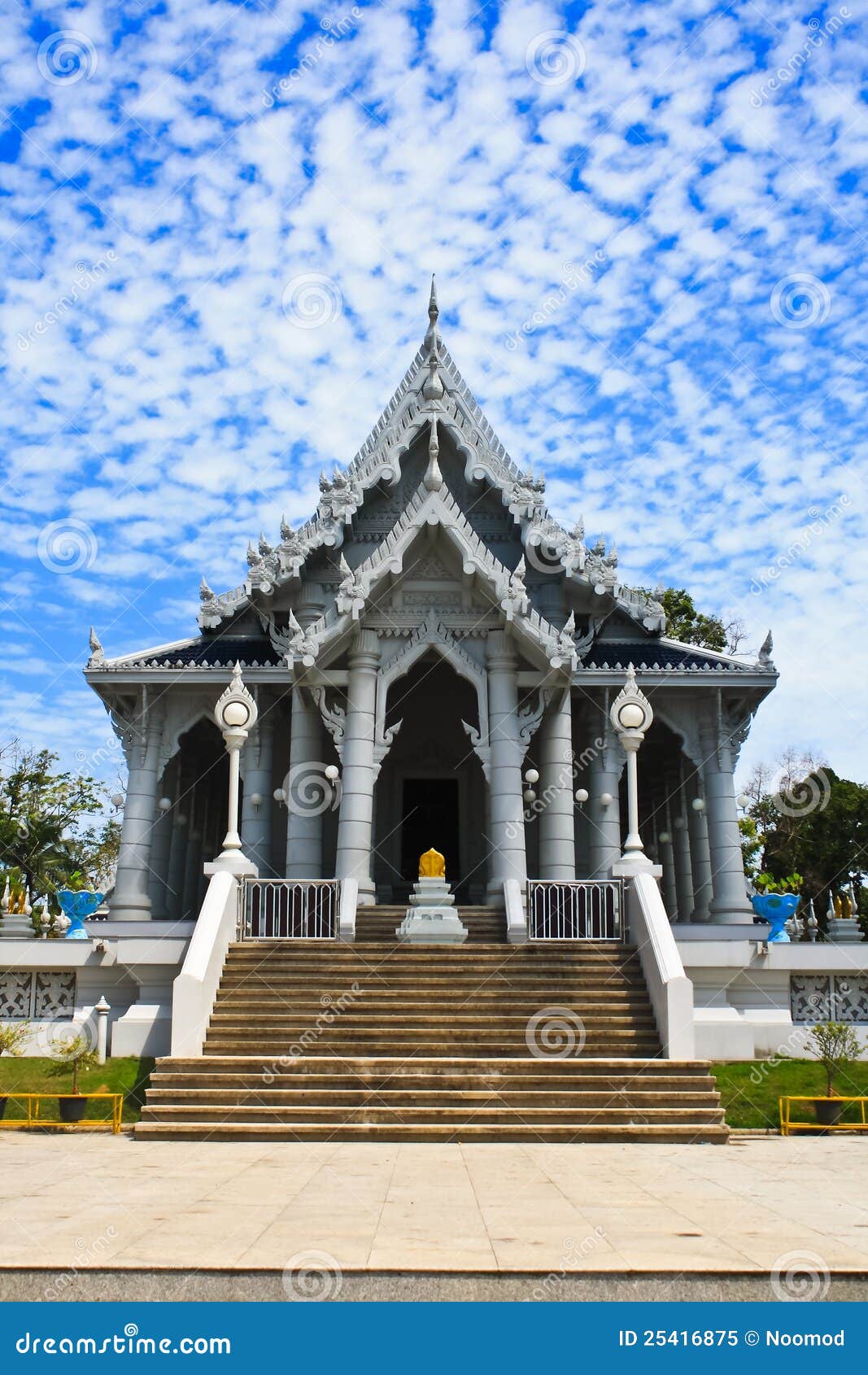 White temples stock image. Image of buddhism, chiangmai - 25416875