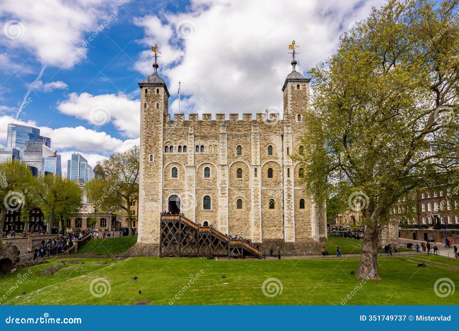 White Tower in Tower of London, UK Stock Illustration - Illustration of ...