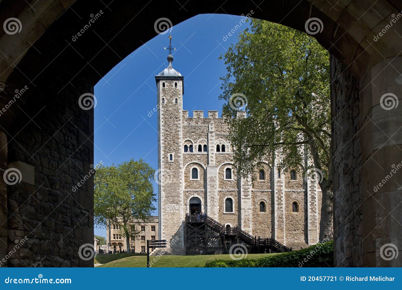 White Tower in London Viewed through a Gatehouse Stock Image - Image of ...