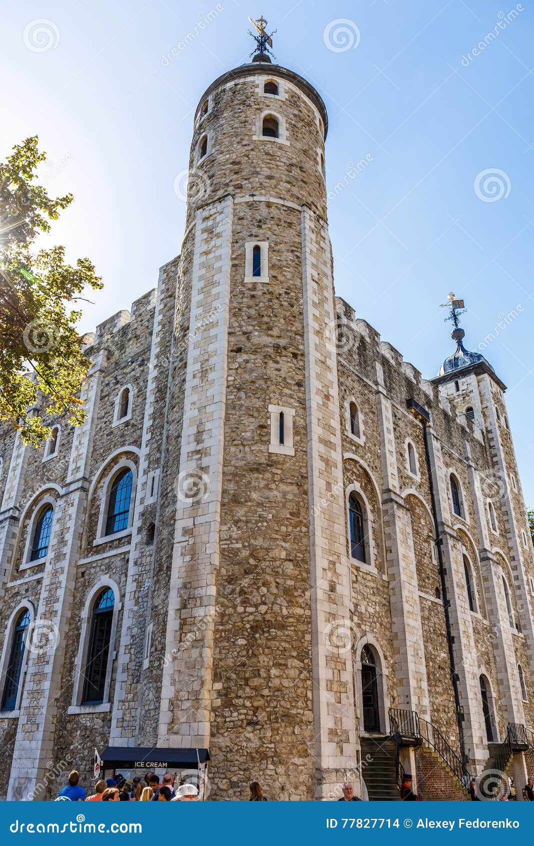 White Tower of TOwer of London Stock Photo - Image of ancient, medieval ...